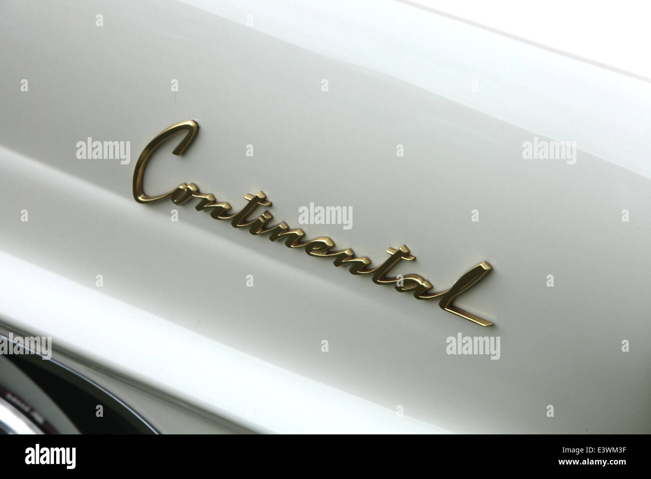 Lincoln continental badge hi-res stock photography and images - Alamy