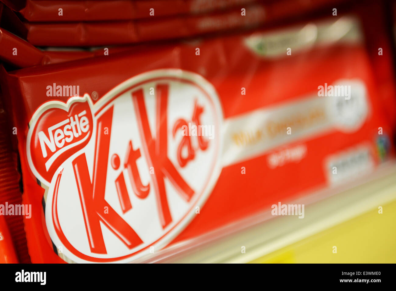 Nestle chocolate bars hi-res stock photography and images - Alamy