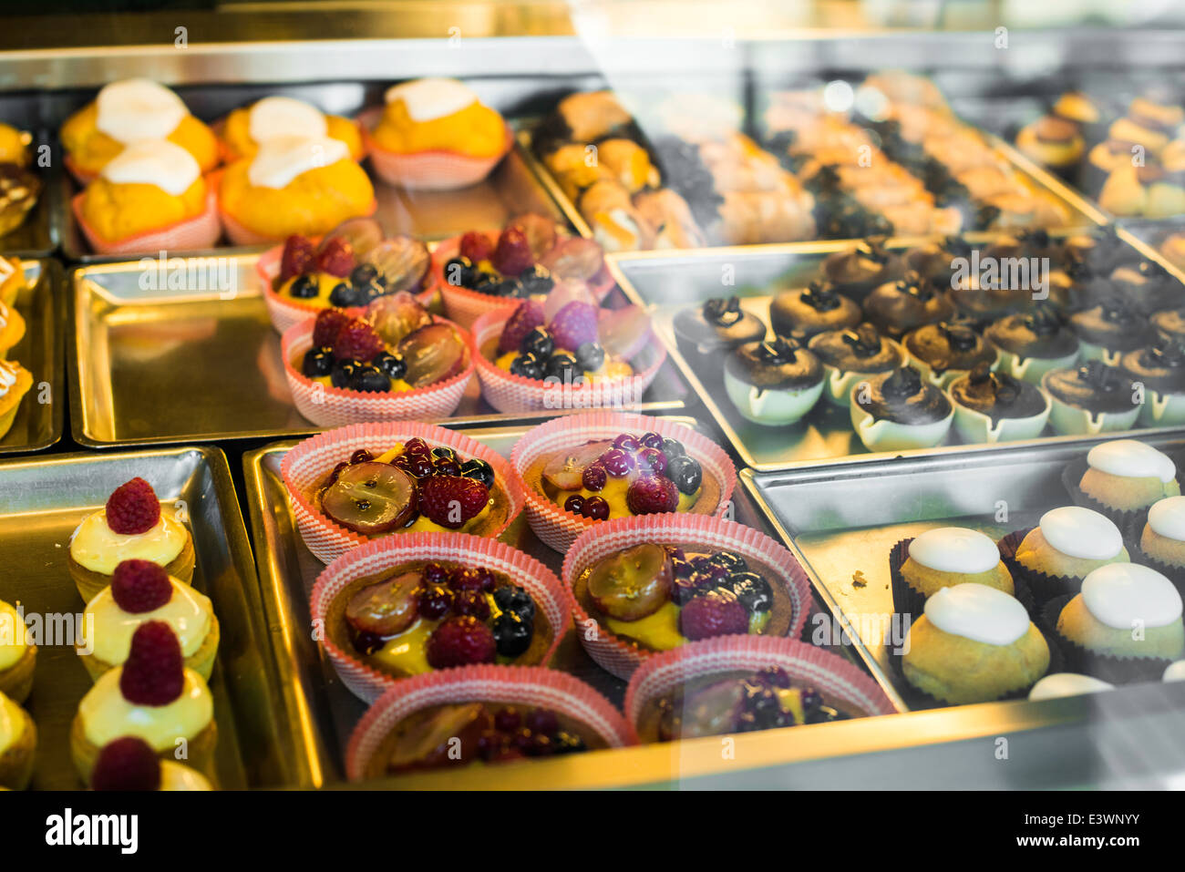 Bakery tables hi-res stock photography and images - Alamy