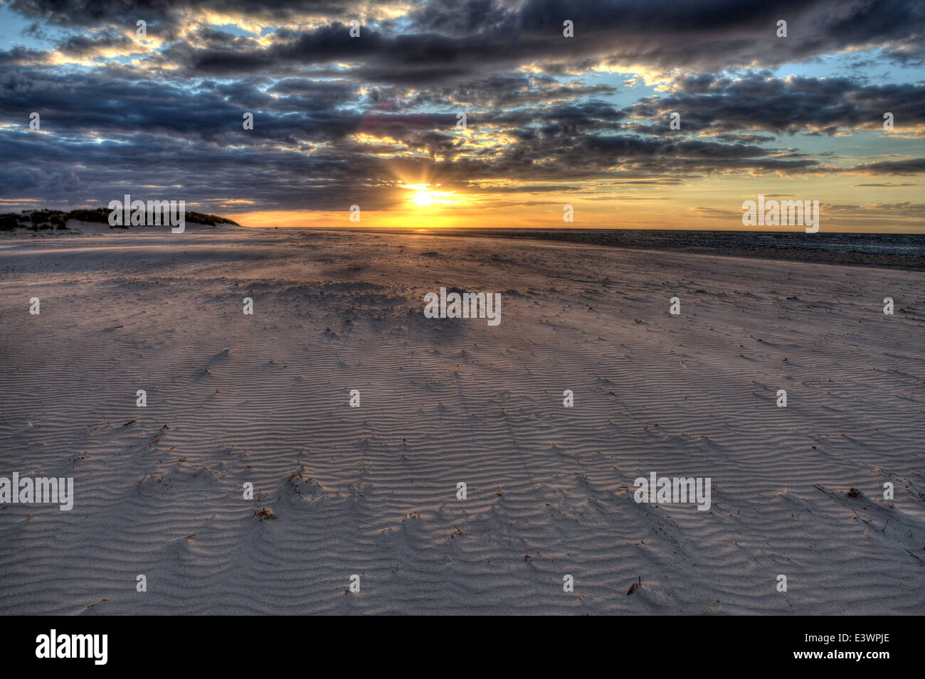 Blowing beach sands hi-res stock photography and images - Alamy