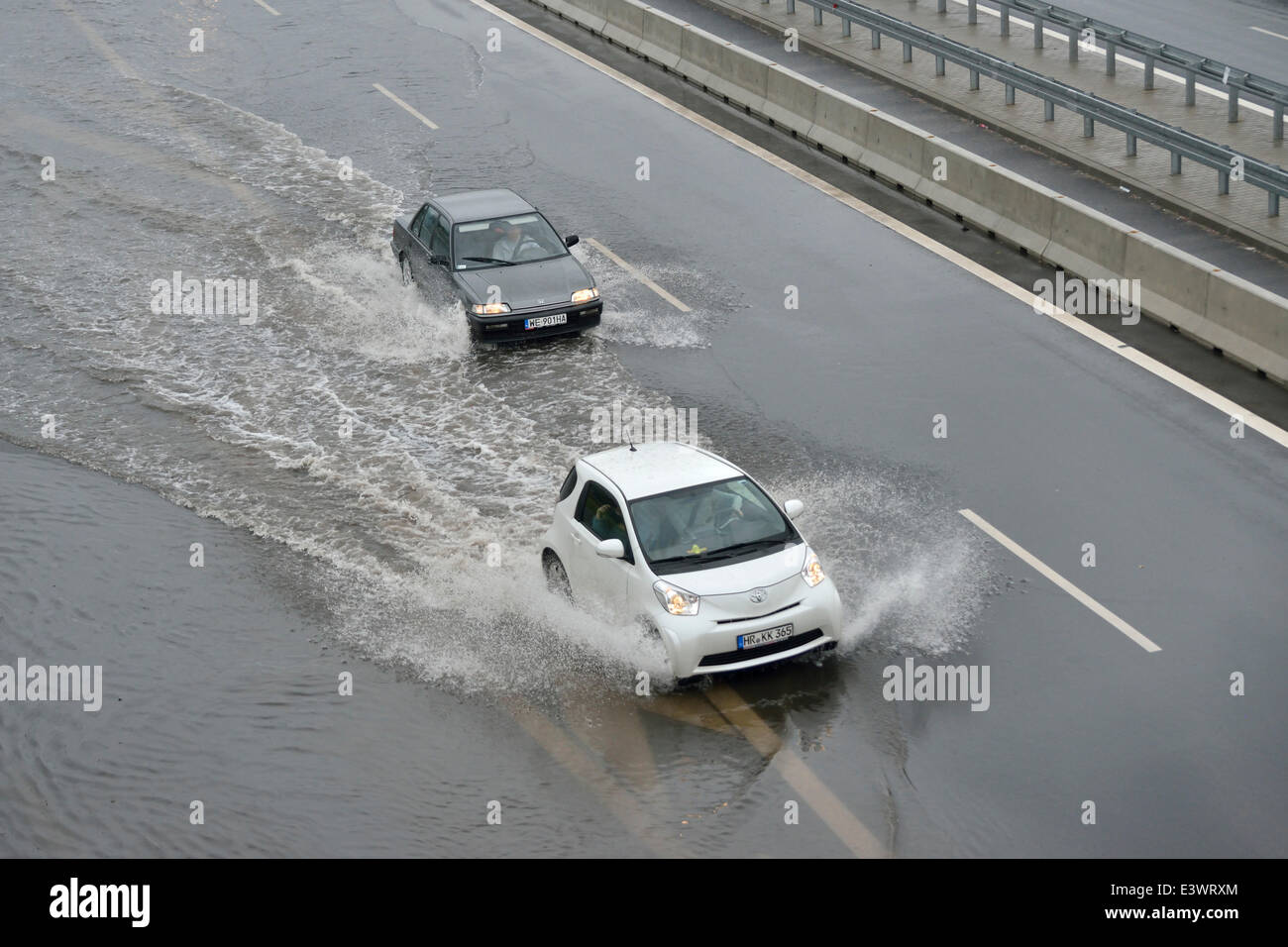 Flood flooding motorway hi-res stock photography and images - Alamy