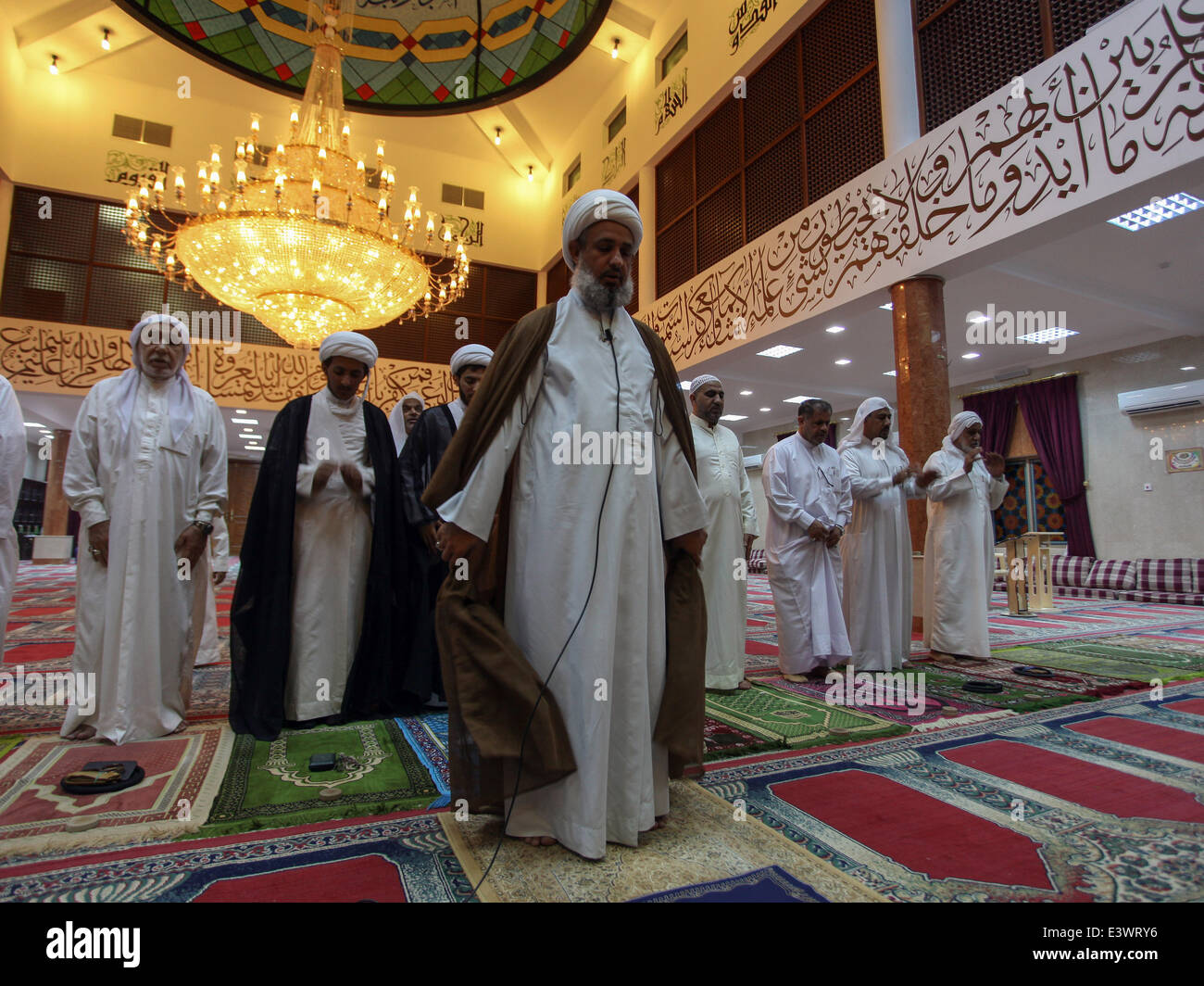 Bahrain prayers hi-res stock photography and images - Alamy