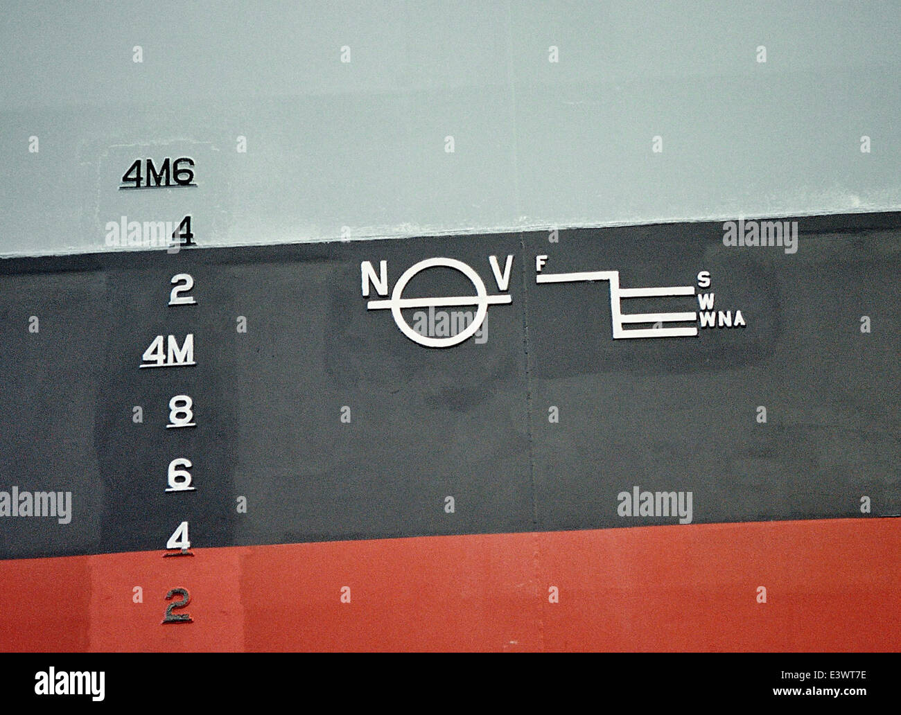 AJAXNETPHOTO. 14TH JUNE, 2003. WOOLSTON, ENGLAND. - END OF AN ERA - HMS ...