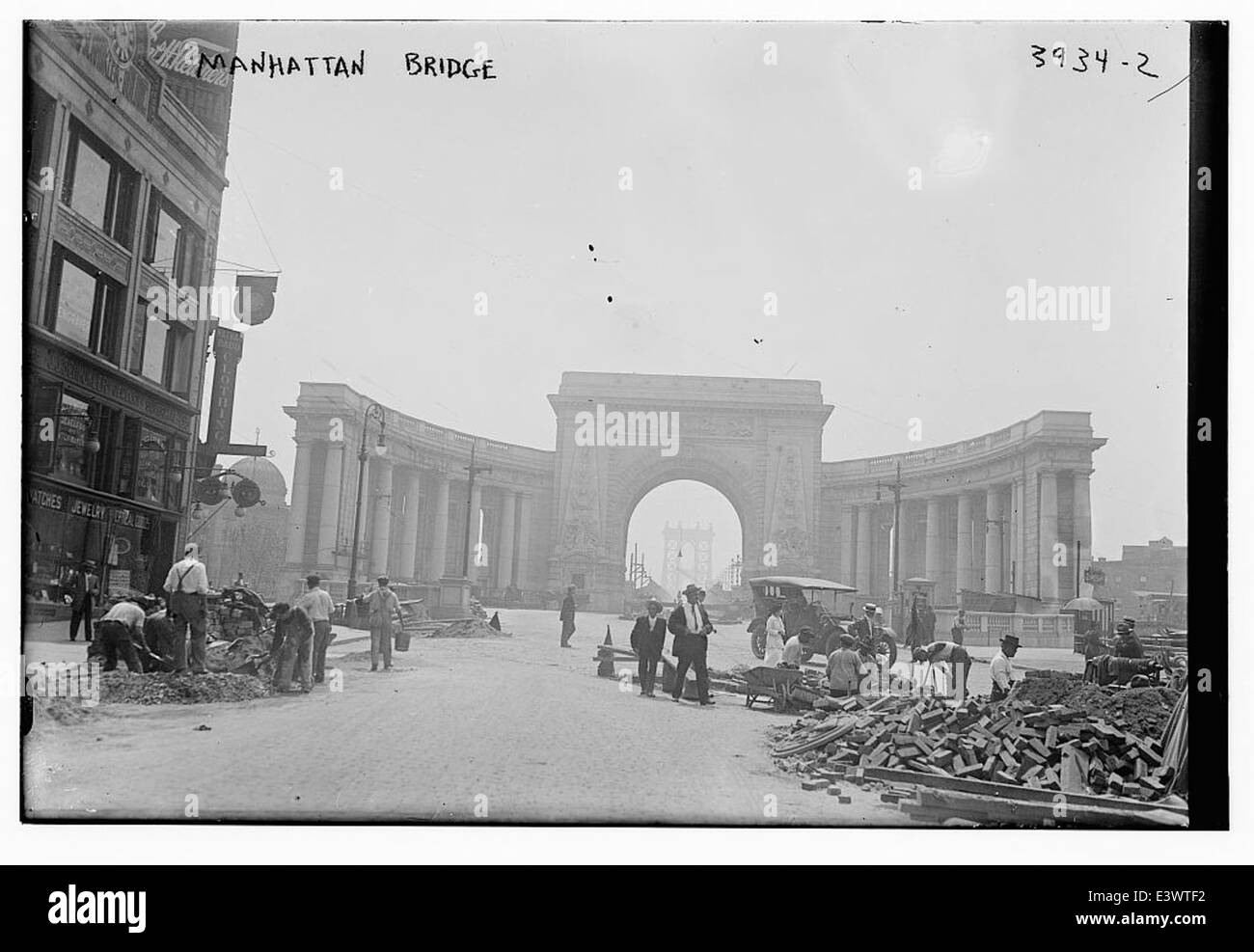This photograph from the Library of Congress captures the Manhattan ...