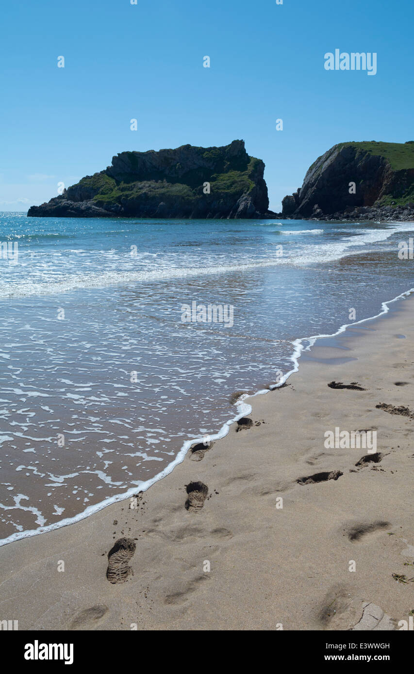 Broad haven south beach and stackpole hi-res stock photography and ...