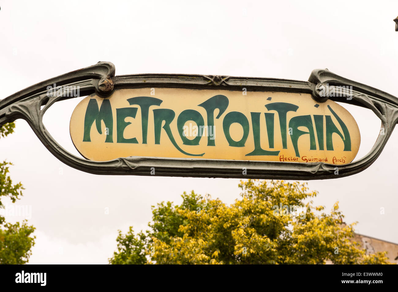metropolitain metro subway paris station sign Stock Photo - Alamy