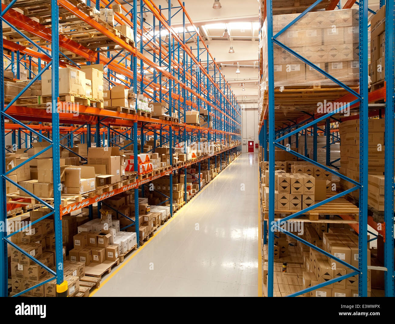 Dispatch warehouse hi-res stock photography and images - Alamy