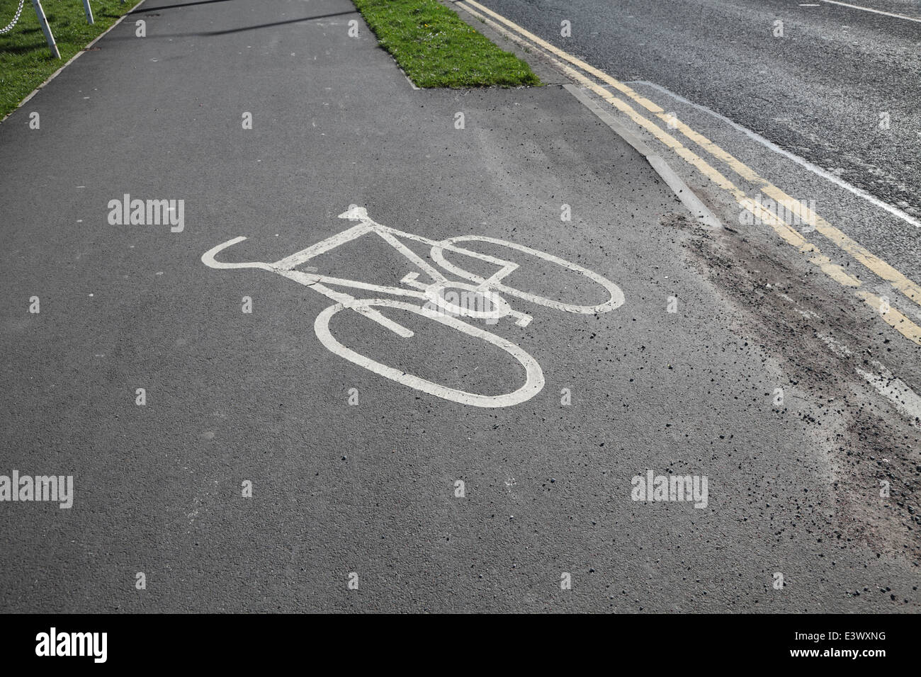 Sign cycle lane Stock Photo - Alamy