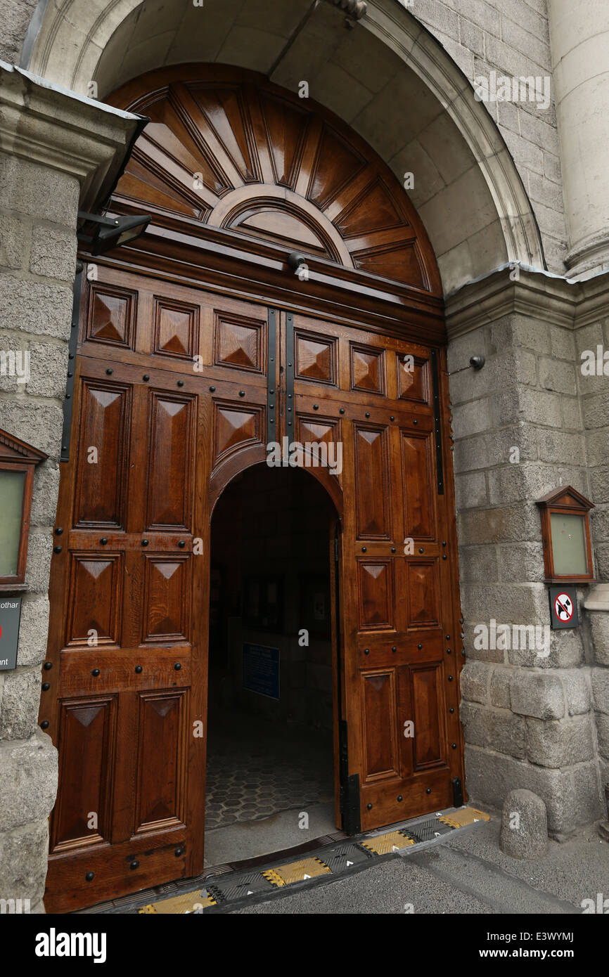 Image of the front entrance gates to Trinity College Dublin. The ...