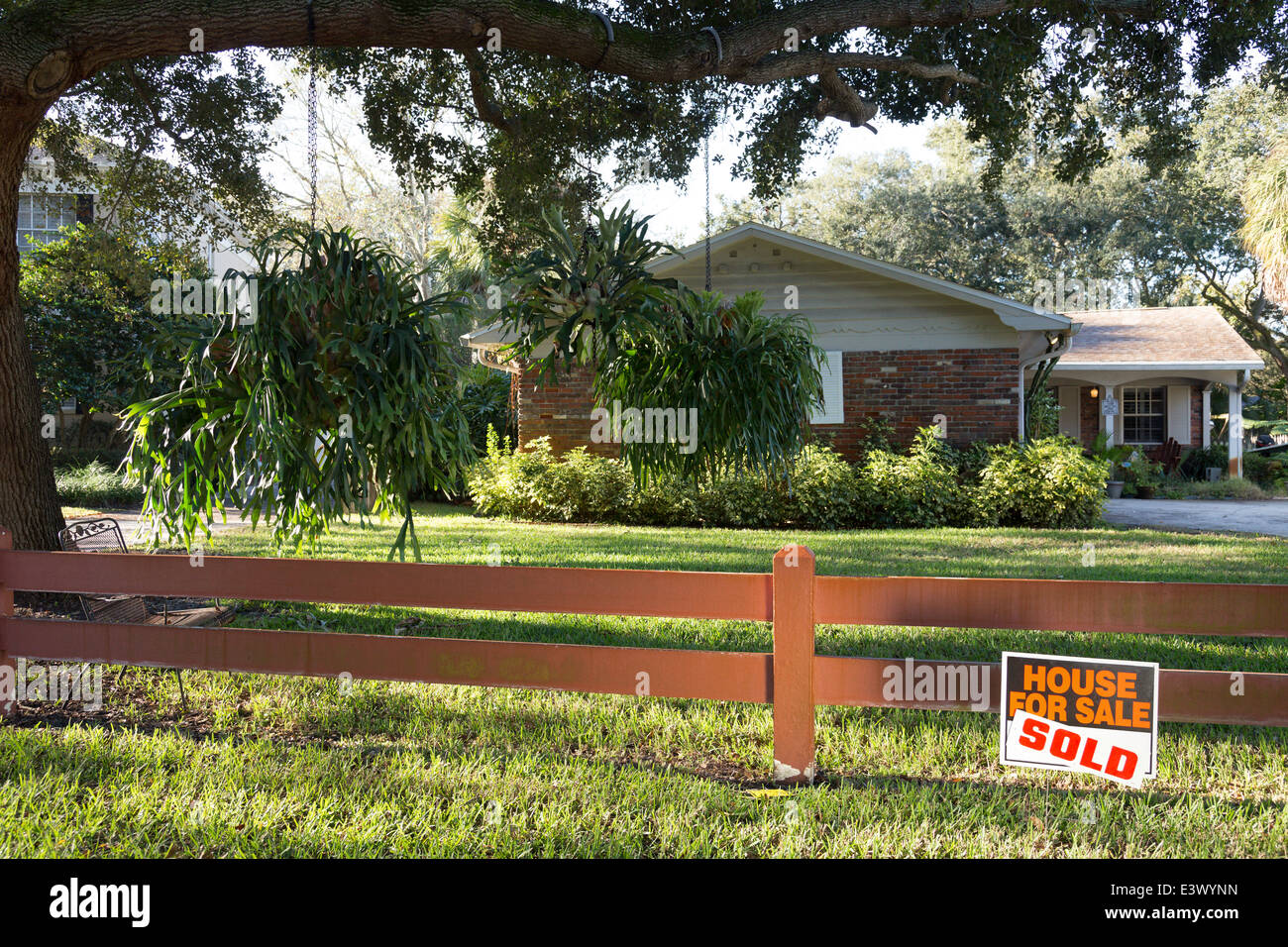 Ranch style fence hi-res stock photography and images - Alamy