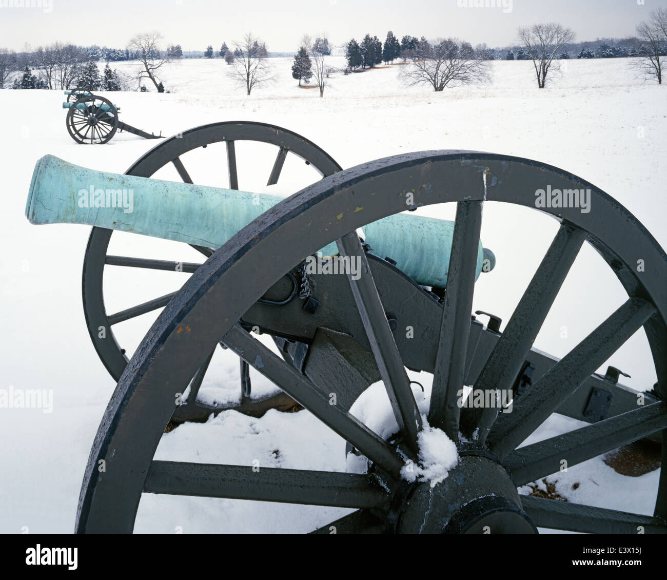 USA, Virginia, Manassas National Battlefield Park, Cannons in snow ...
