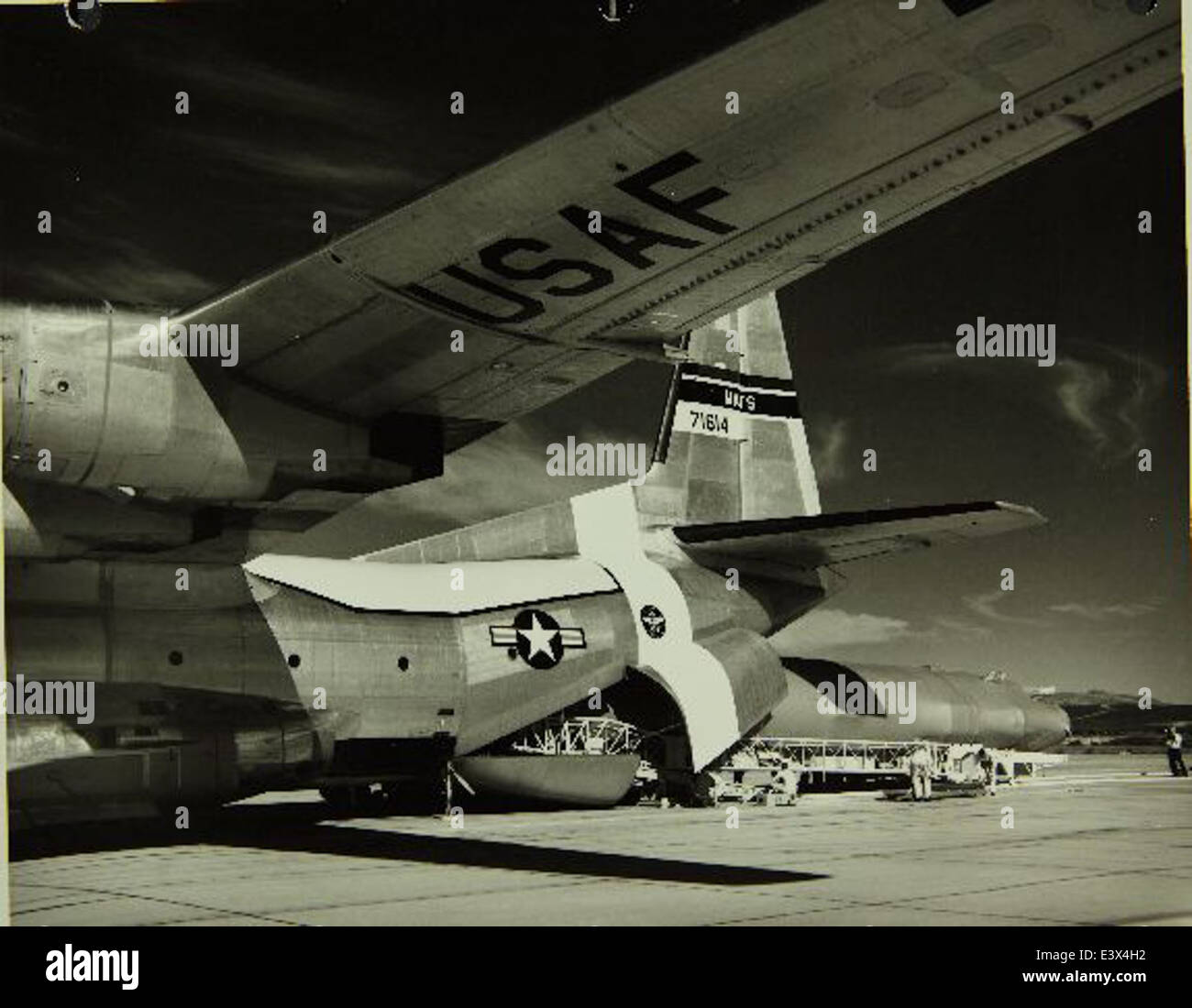 The Convair/General Dynamics Atlas was a pivotal aerospace project that ...