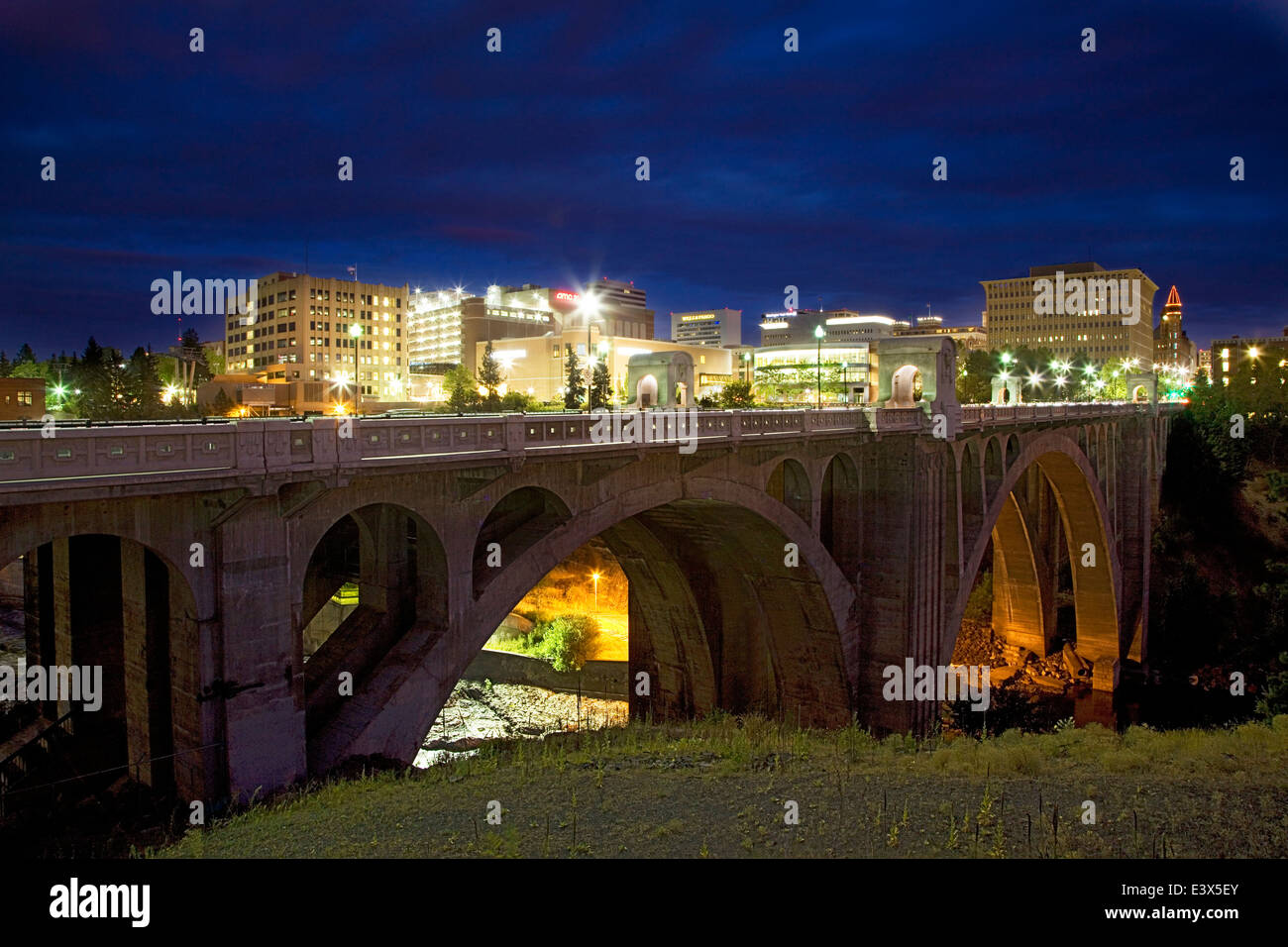 Spokane and monroe street bridge hi-res stock photography and images ...
