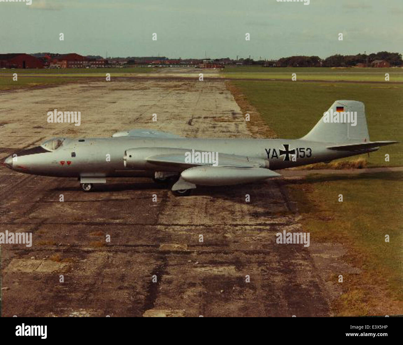 English aircraft hi-res stock photography and images - Alamy