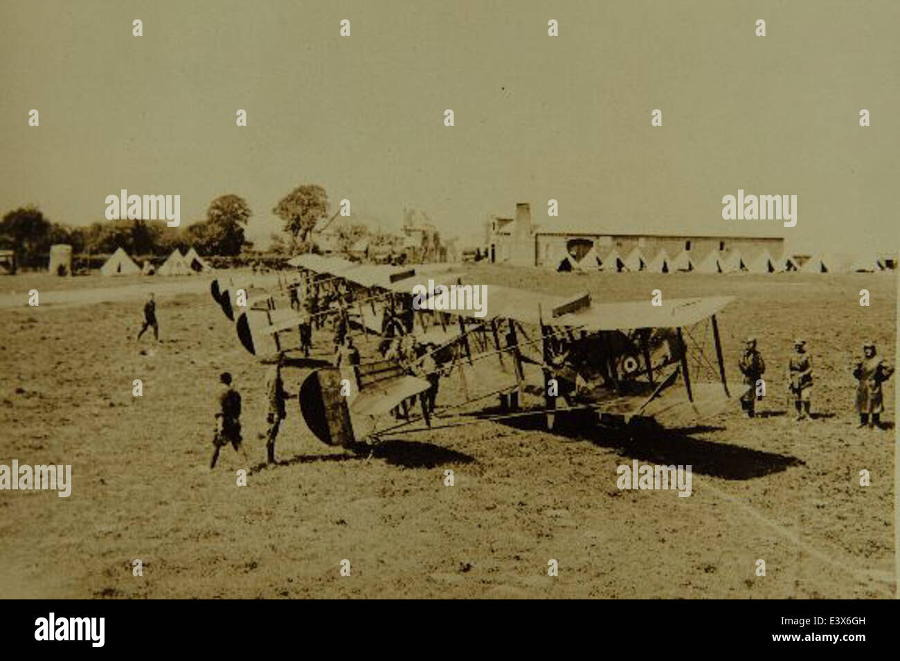 Fe2b aircraft hi-res stock photography and images - Alamy