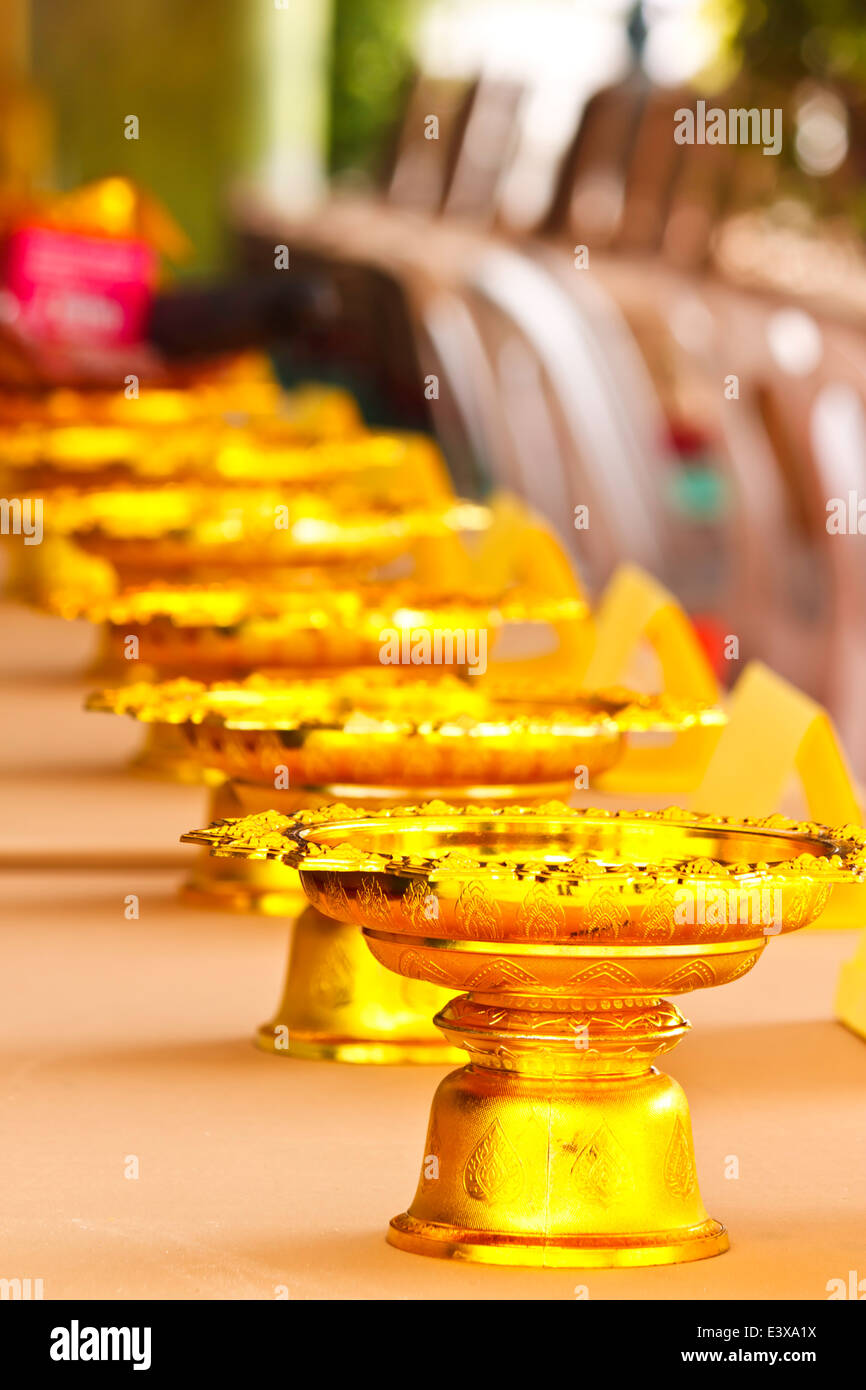 Golden round tray hi-res stock photography and images - Alamy