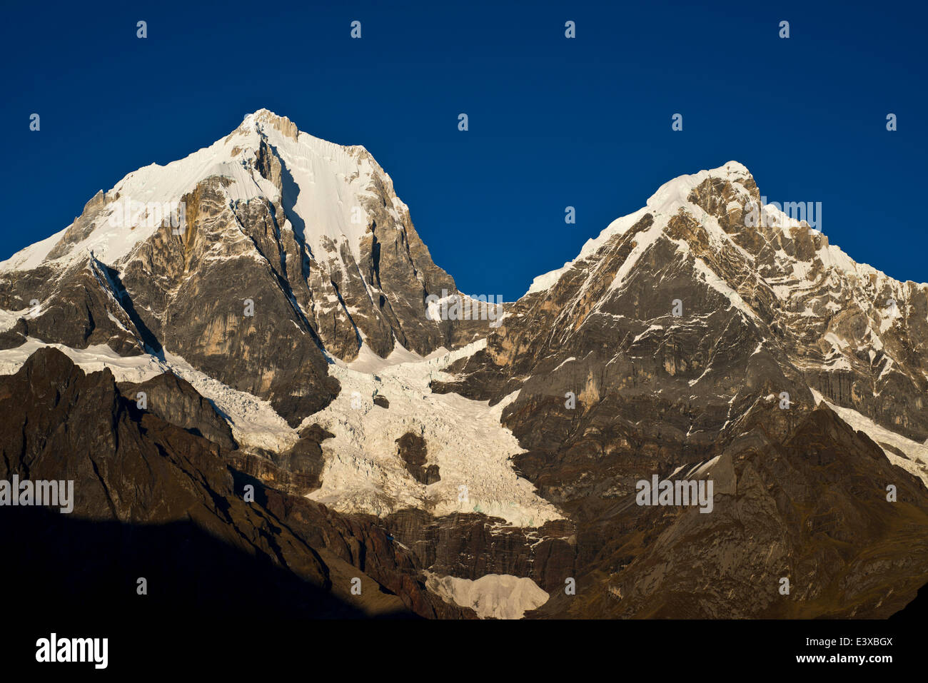 Snow covered andes mountains hi-res stock photography and images - Alamy