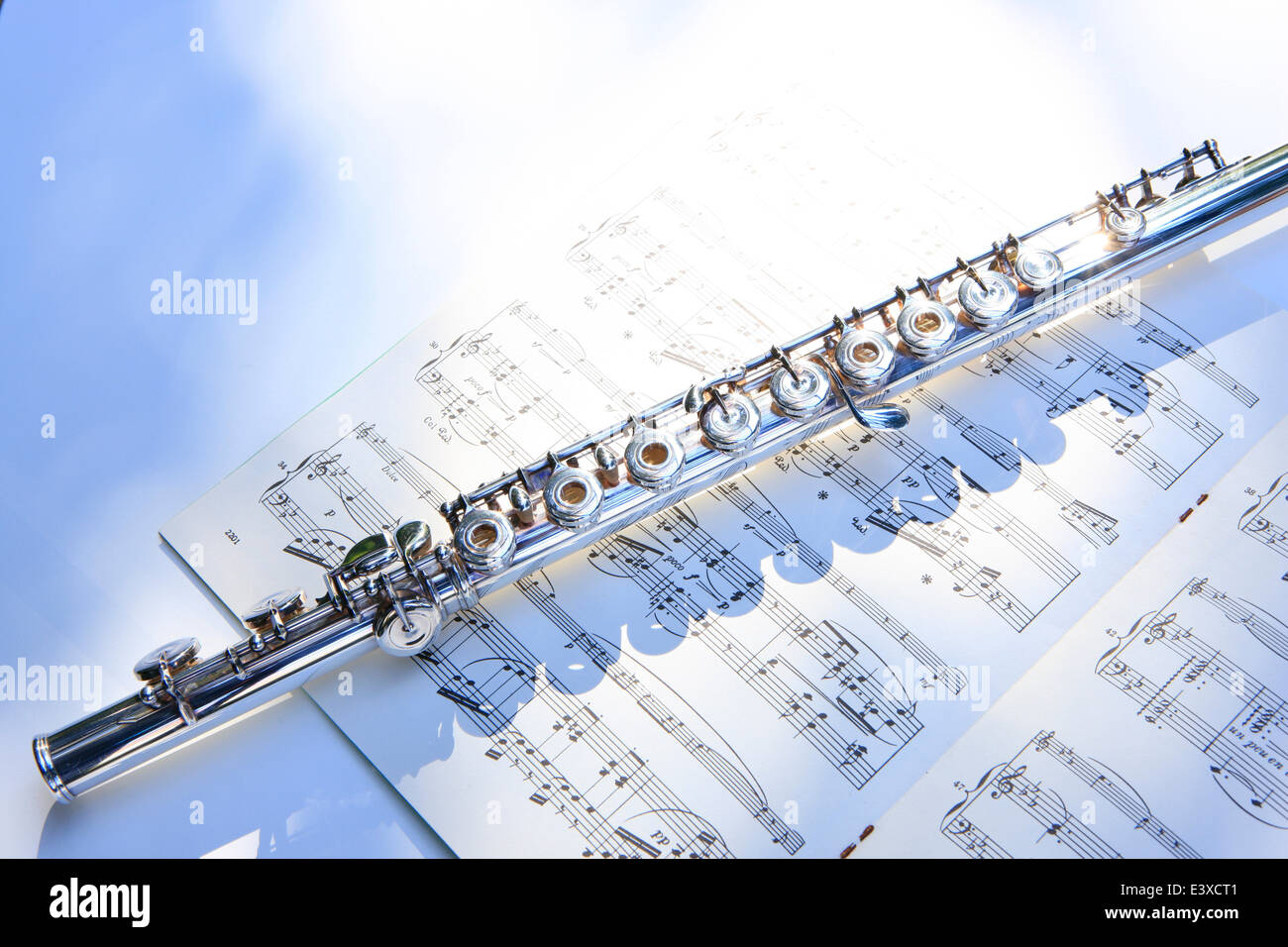 Classic music japan hi-res stock photography and images - Alamy