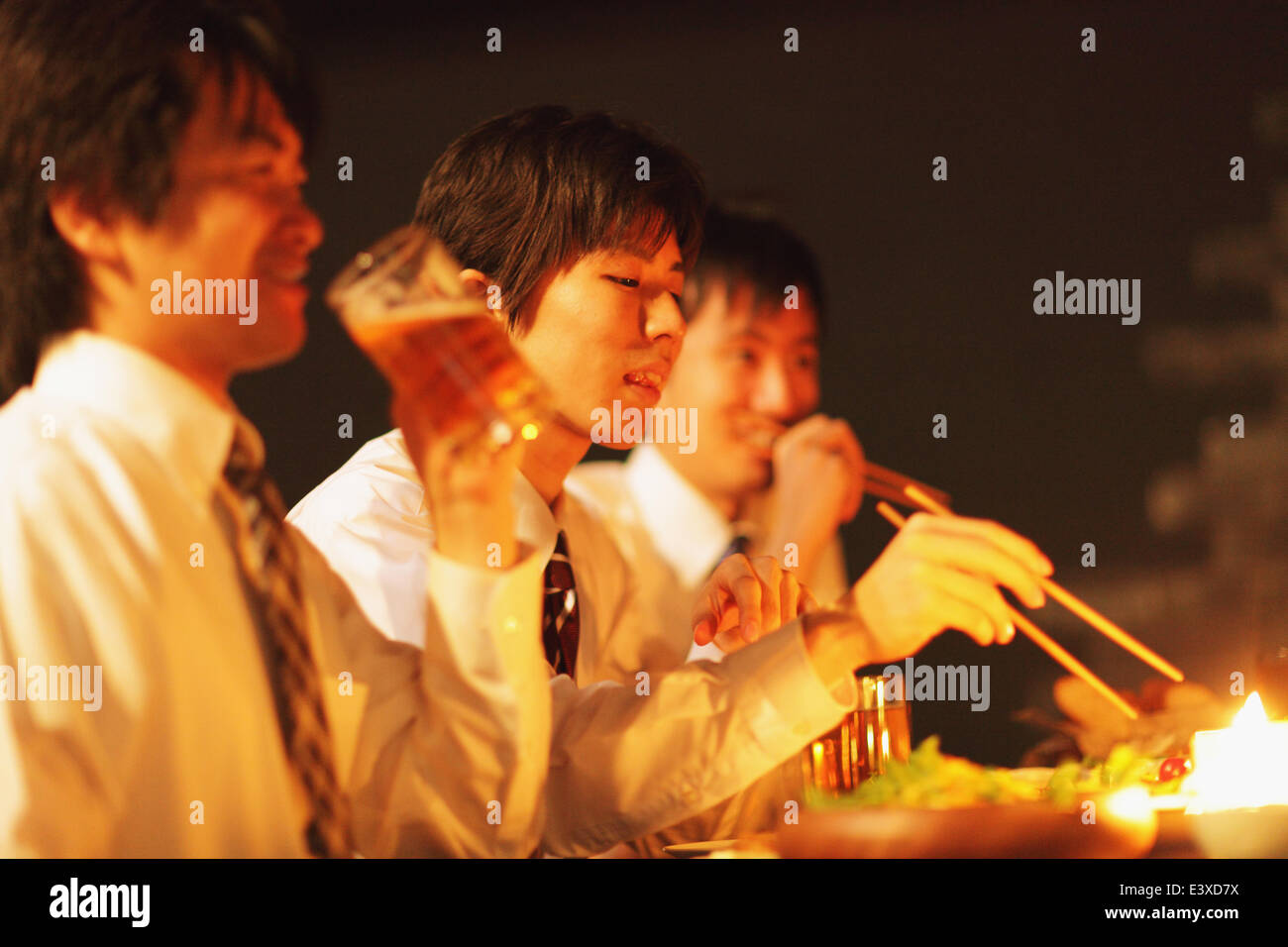 Japanese men dining out Stock Photo - Alamy