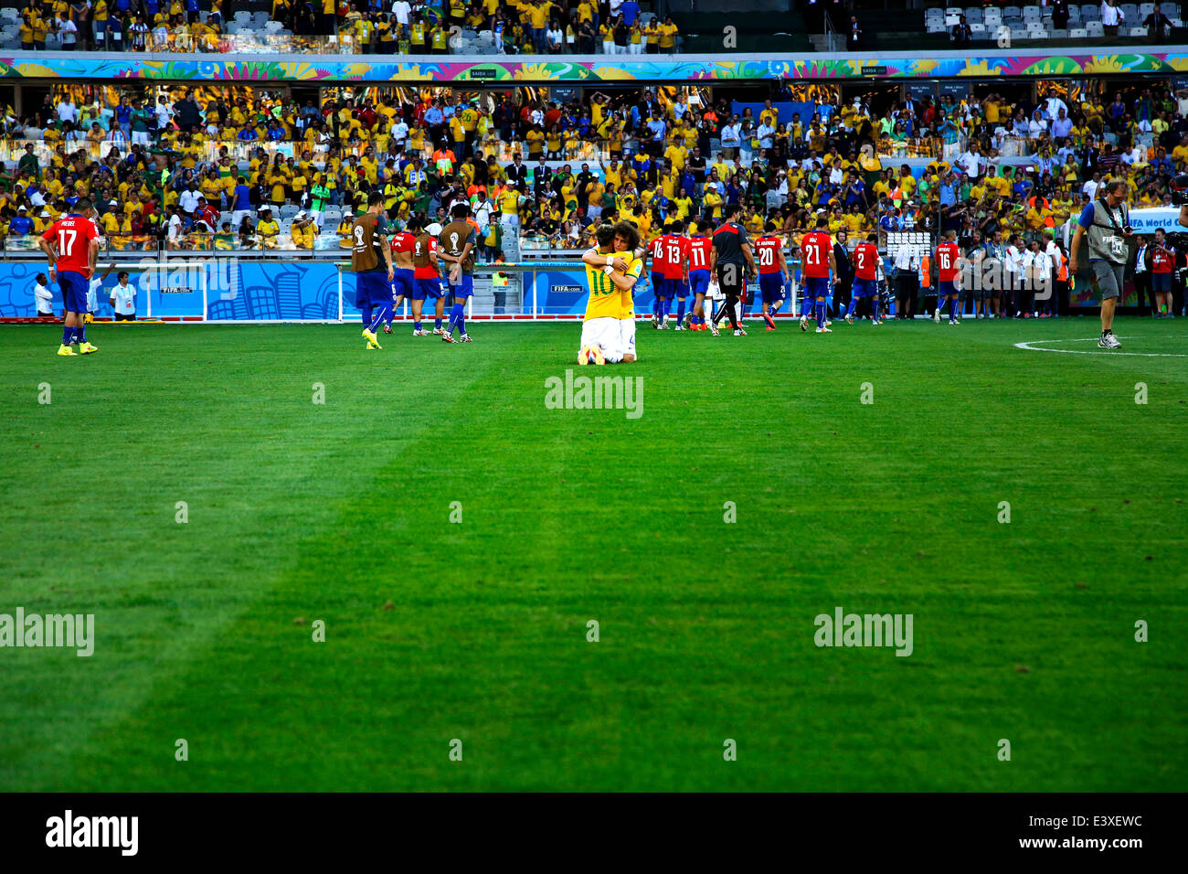 David luiz and neymar hi-res stock photography and images - Alamy