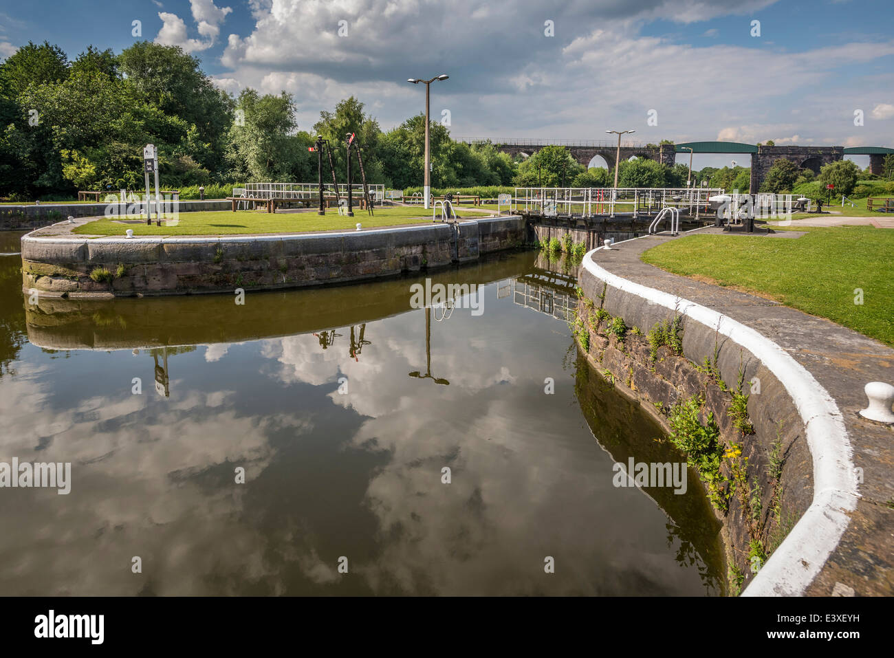 Victorian weaver hi-res stock photography and images - Alamy