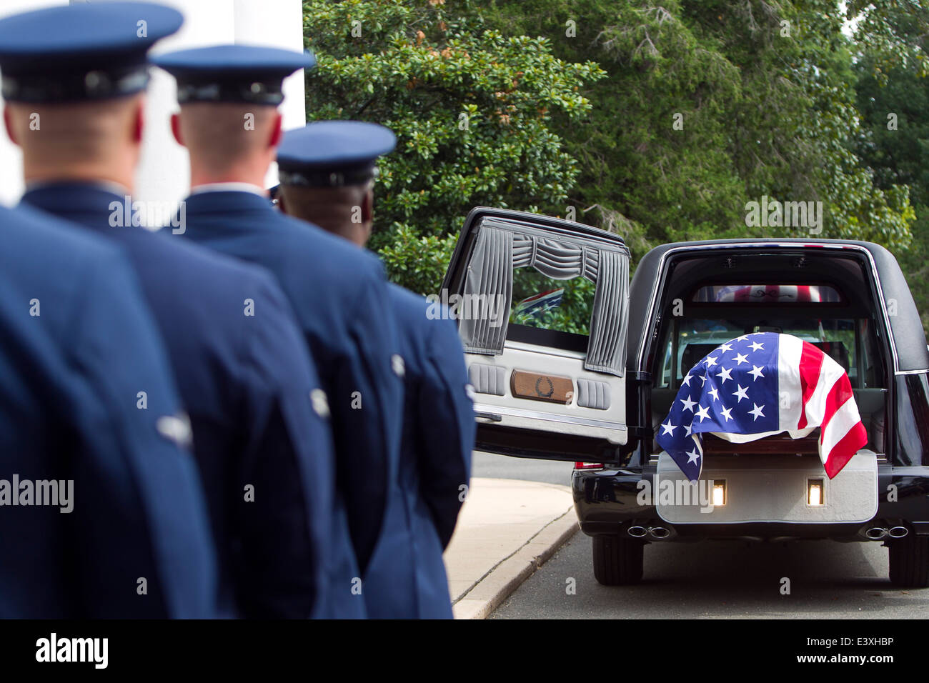Soldiers watching casket at military funeral Stock Photo - Alamy