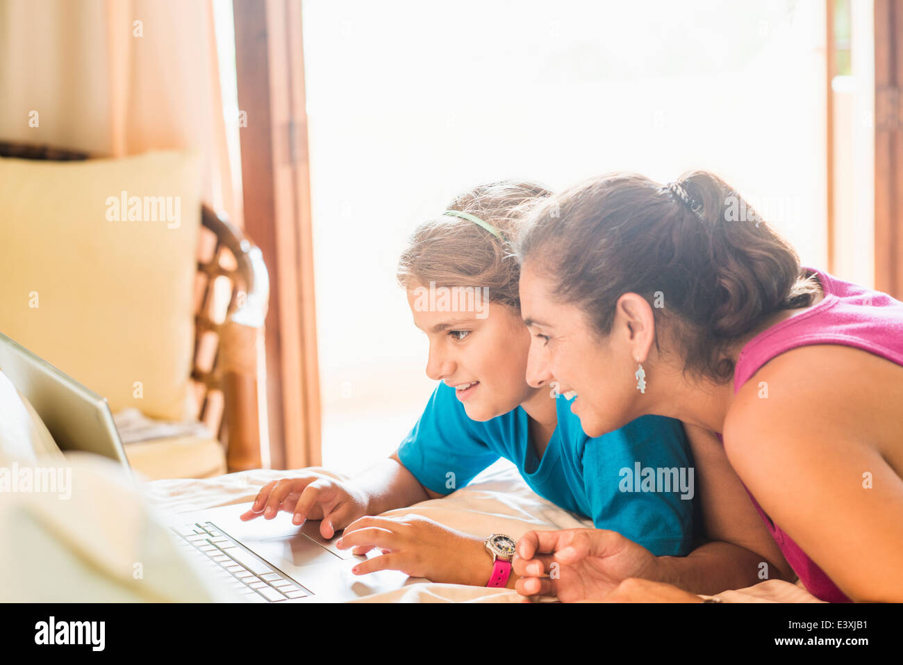 Family desk hi-res stock photography and images - Alamy