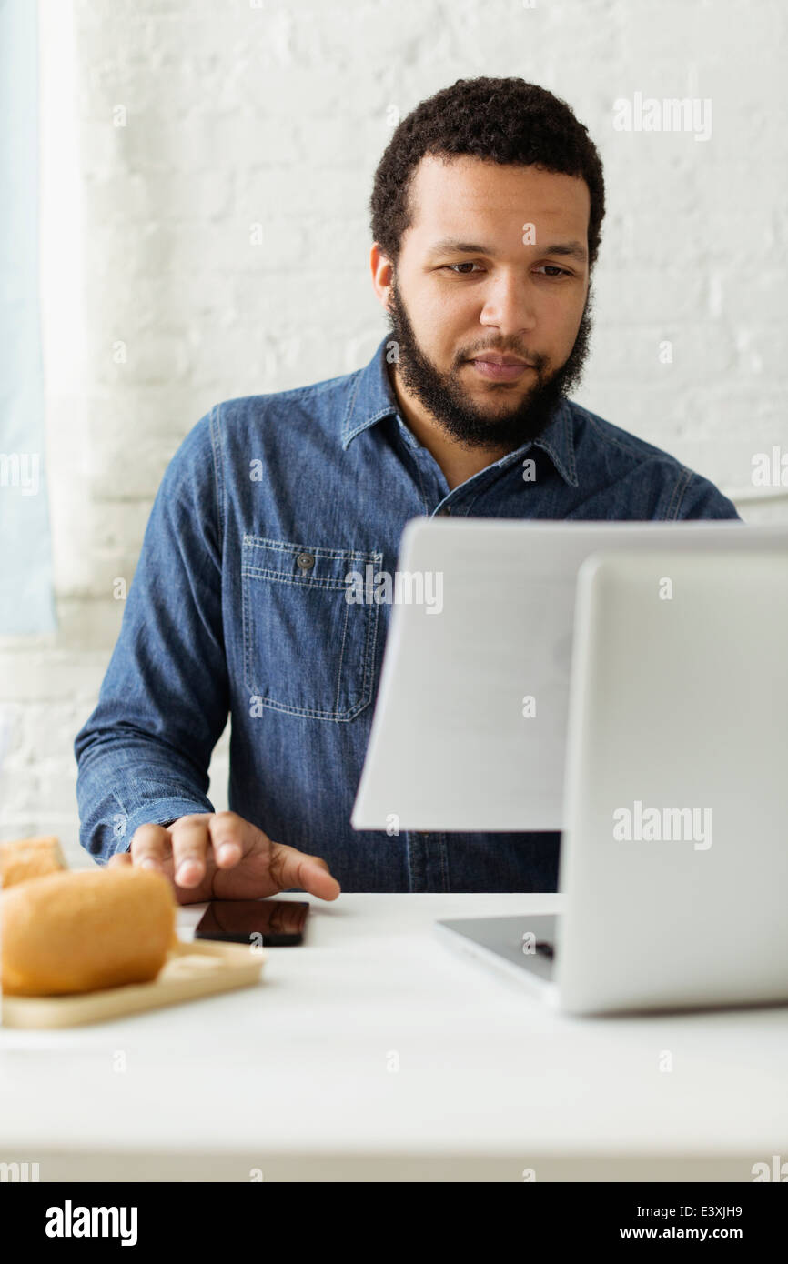 Working desk hi-res stock photography and images - Alamy