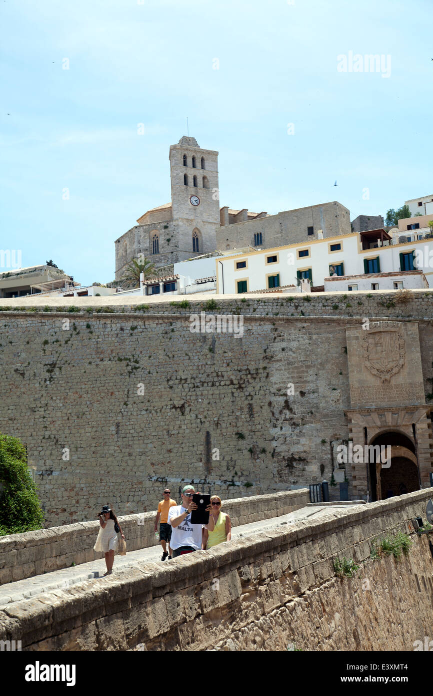 Approach ramp hi-res stock photography and images - Alamy