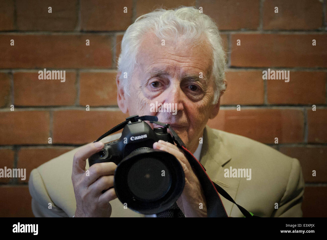 Harry Benson High Resolution Stock Photography and Images - Alamy