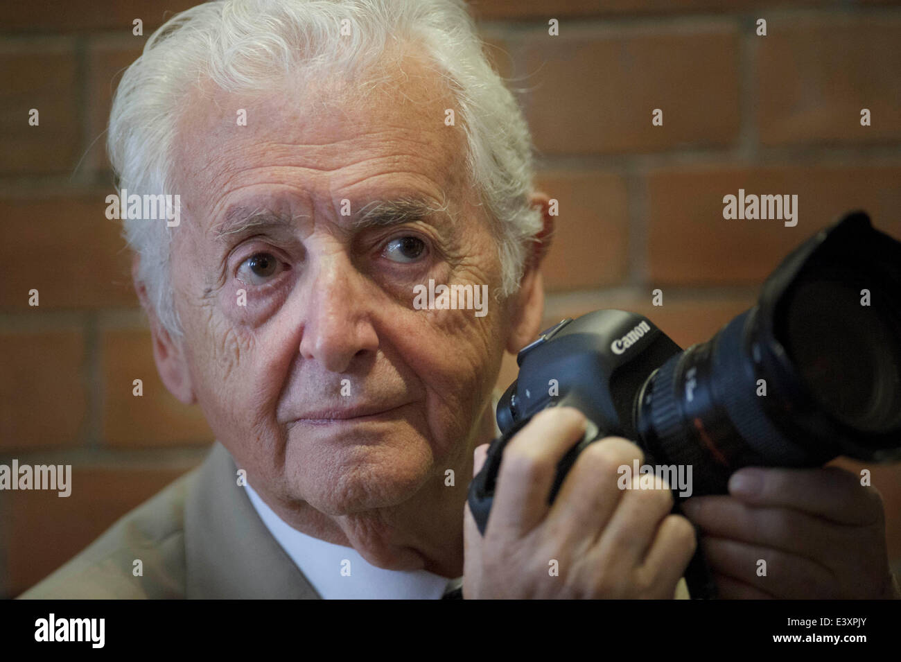Harry Benson High Resolution Stock Photography and Images - Alamy