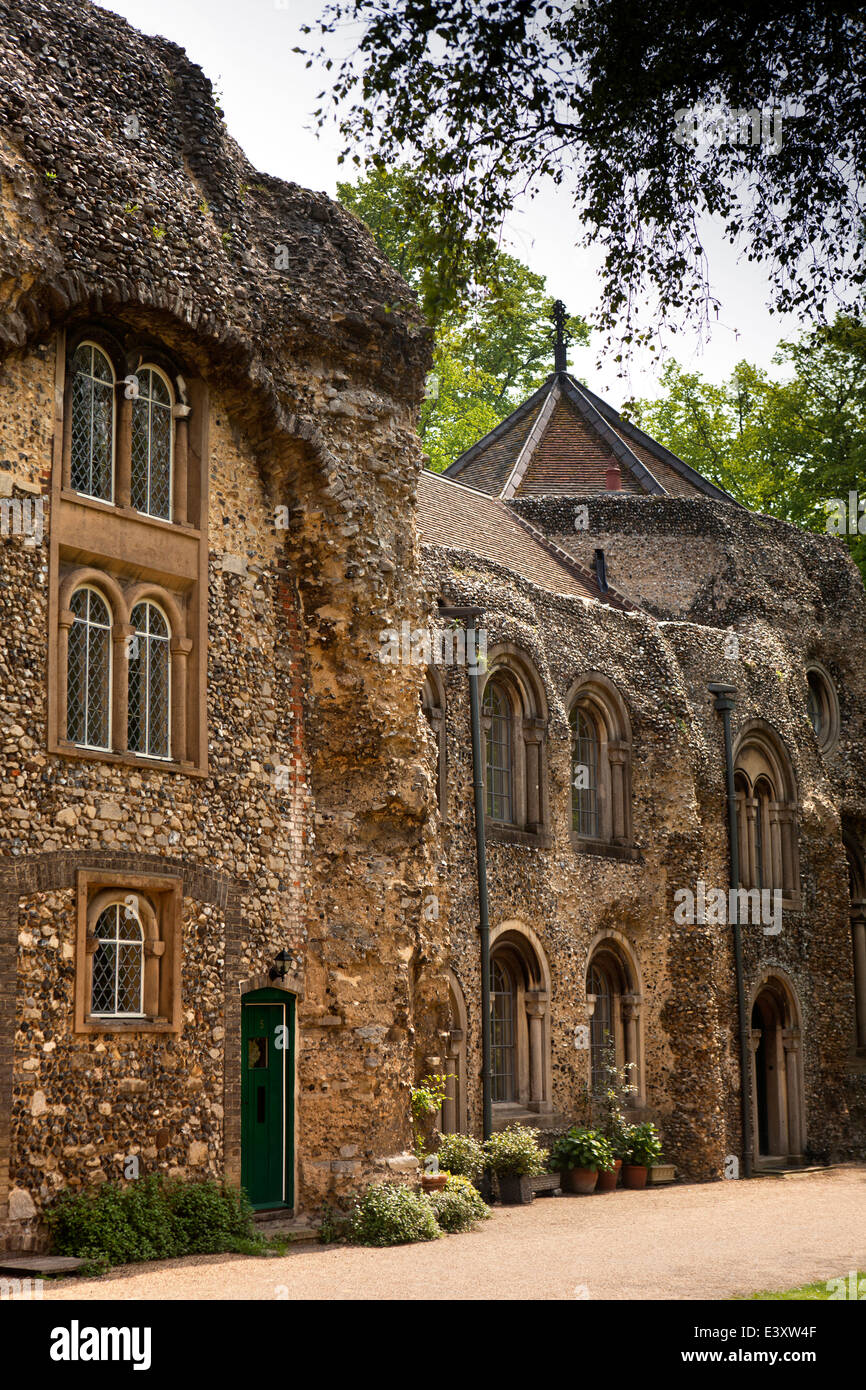 UK England, Suffolk, Bury St Edmunds, houses built into ruin in former ...
