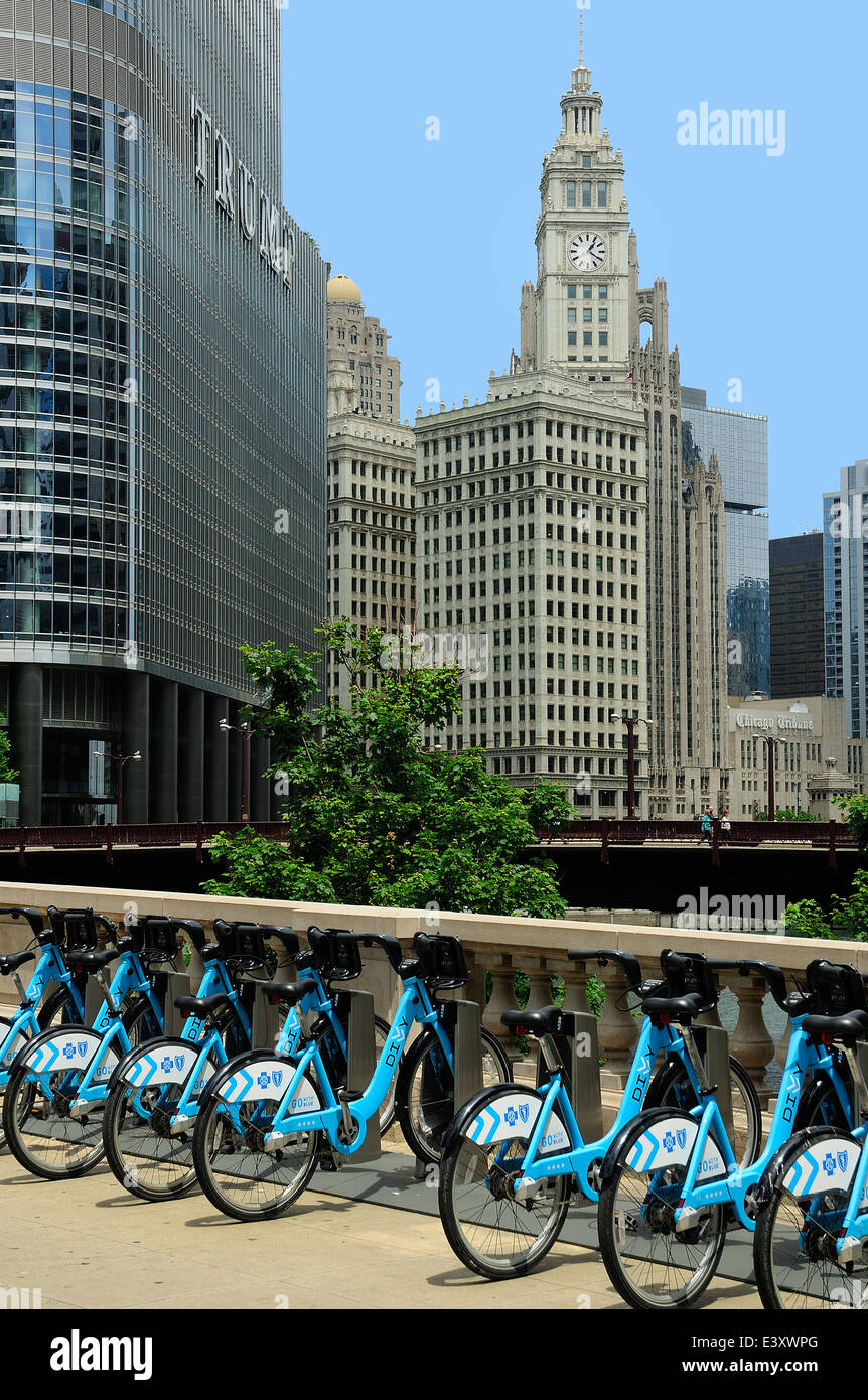 Chicago divy bicycle rental station hi-res stock photography and images ...