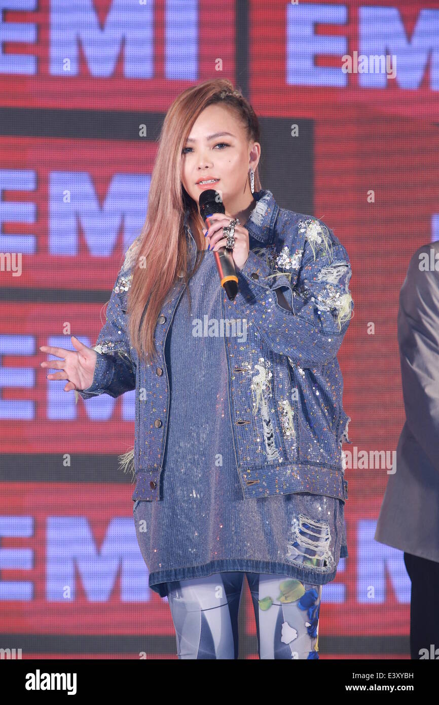 Taipei. 30th June, 2014. Singer A Mei attends the signing press ...