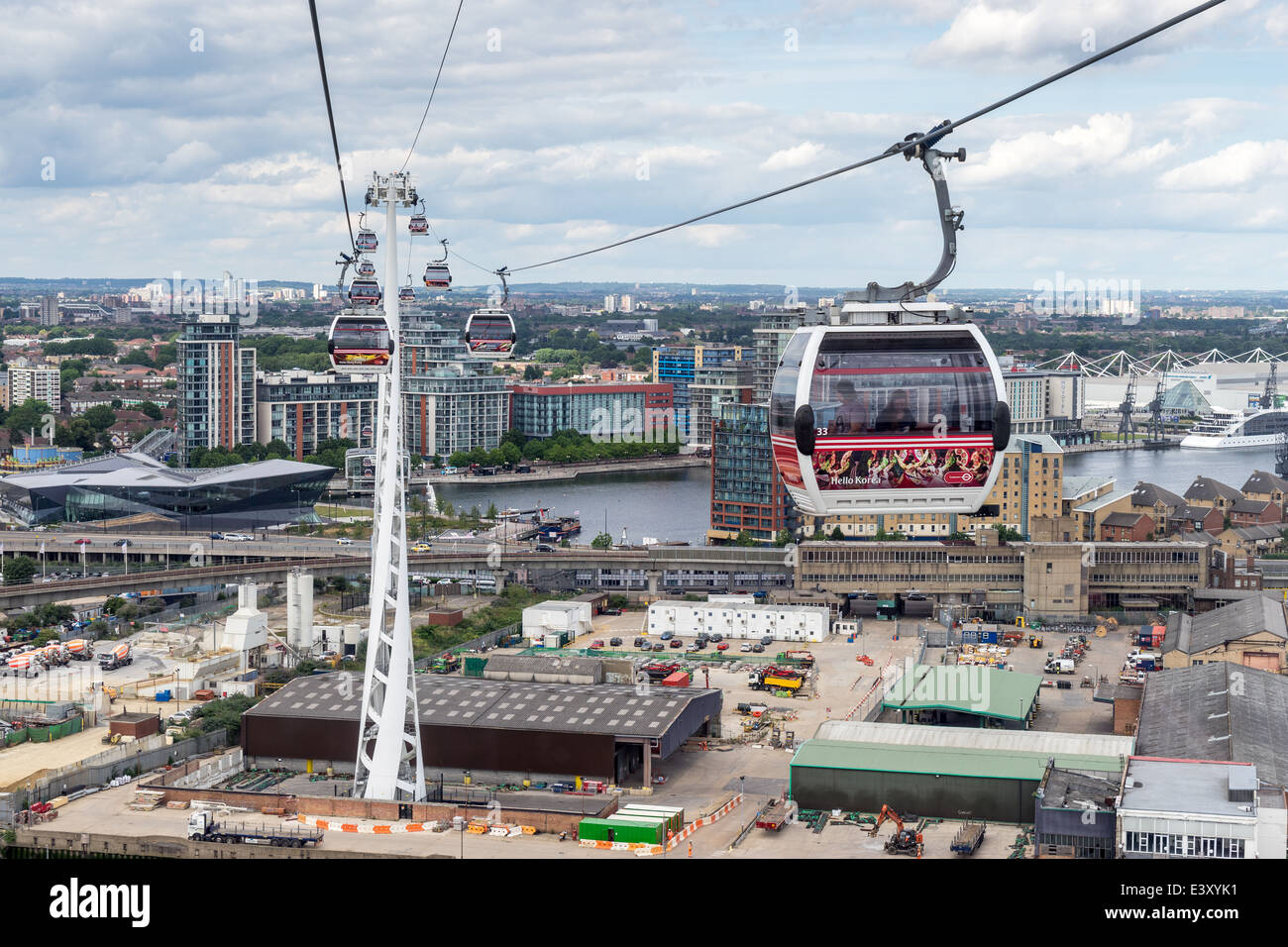 View of the London cable car over the River Thames Stock Photo - Alamy