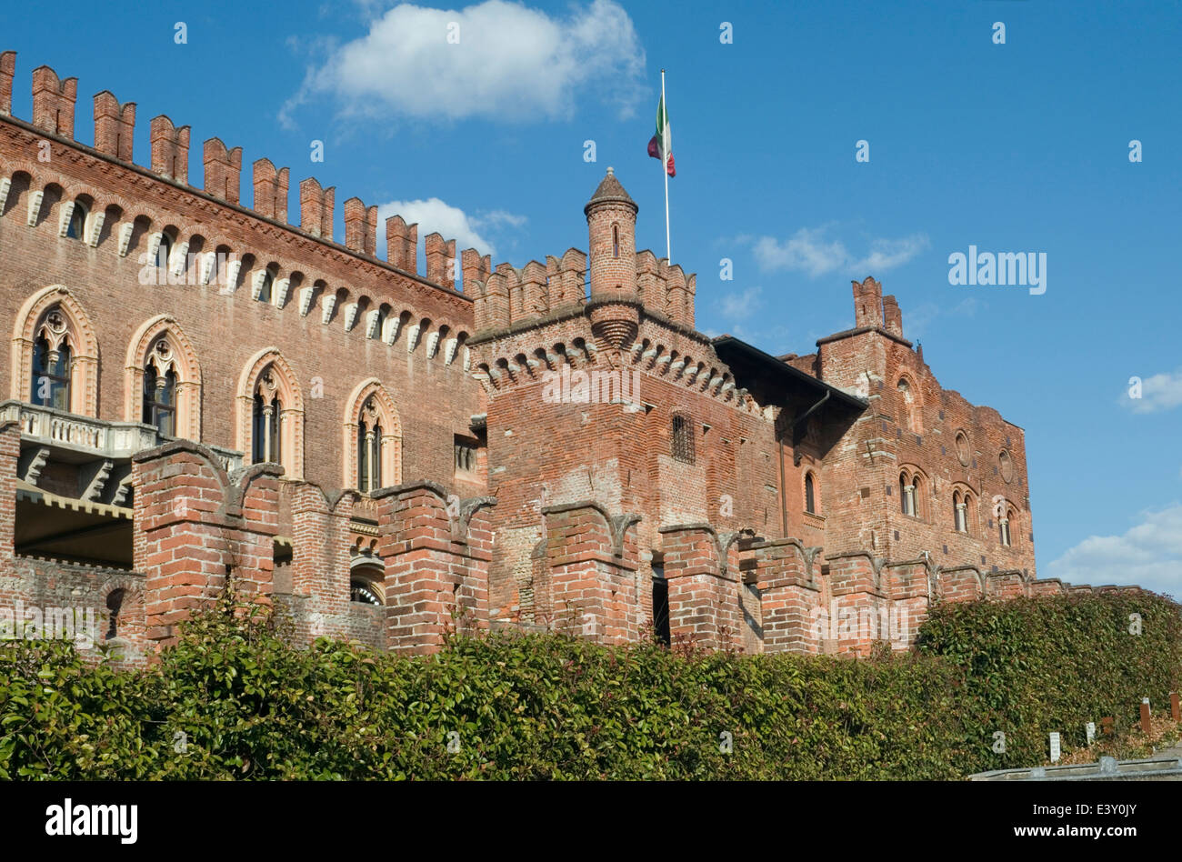 Carimate castle il castello hotel exterior restaurant hi-res stock ...