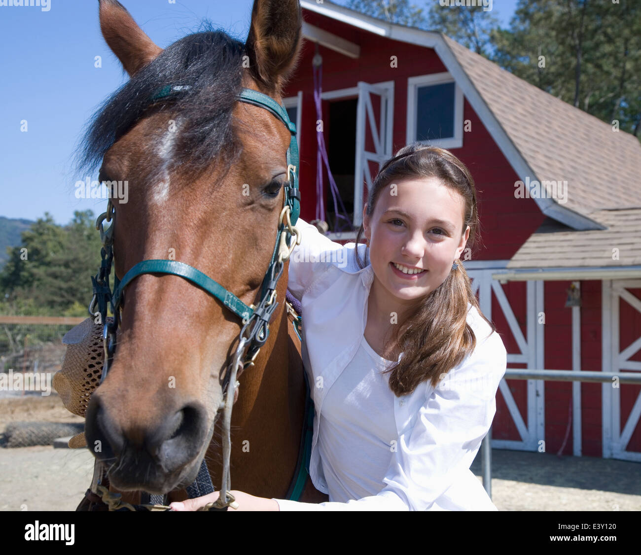 Girl on horse native american hi-res stock photography and images - Alamy
