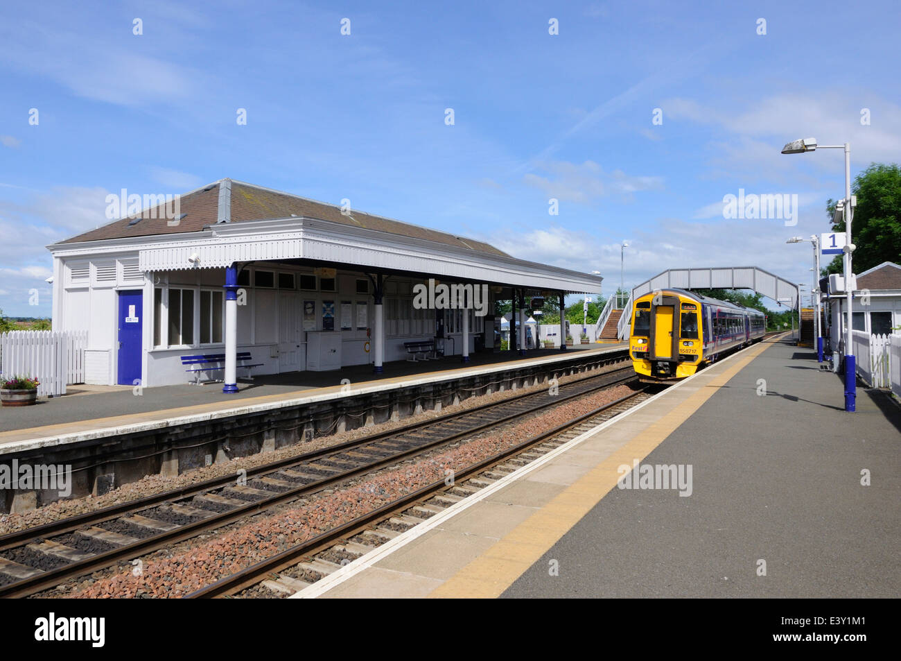 Scotrail ticket offices hi-res stock photography and images - Alamy
