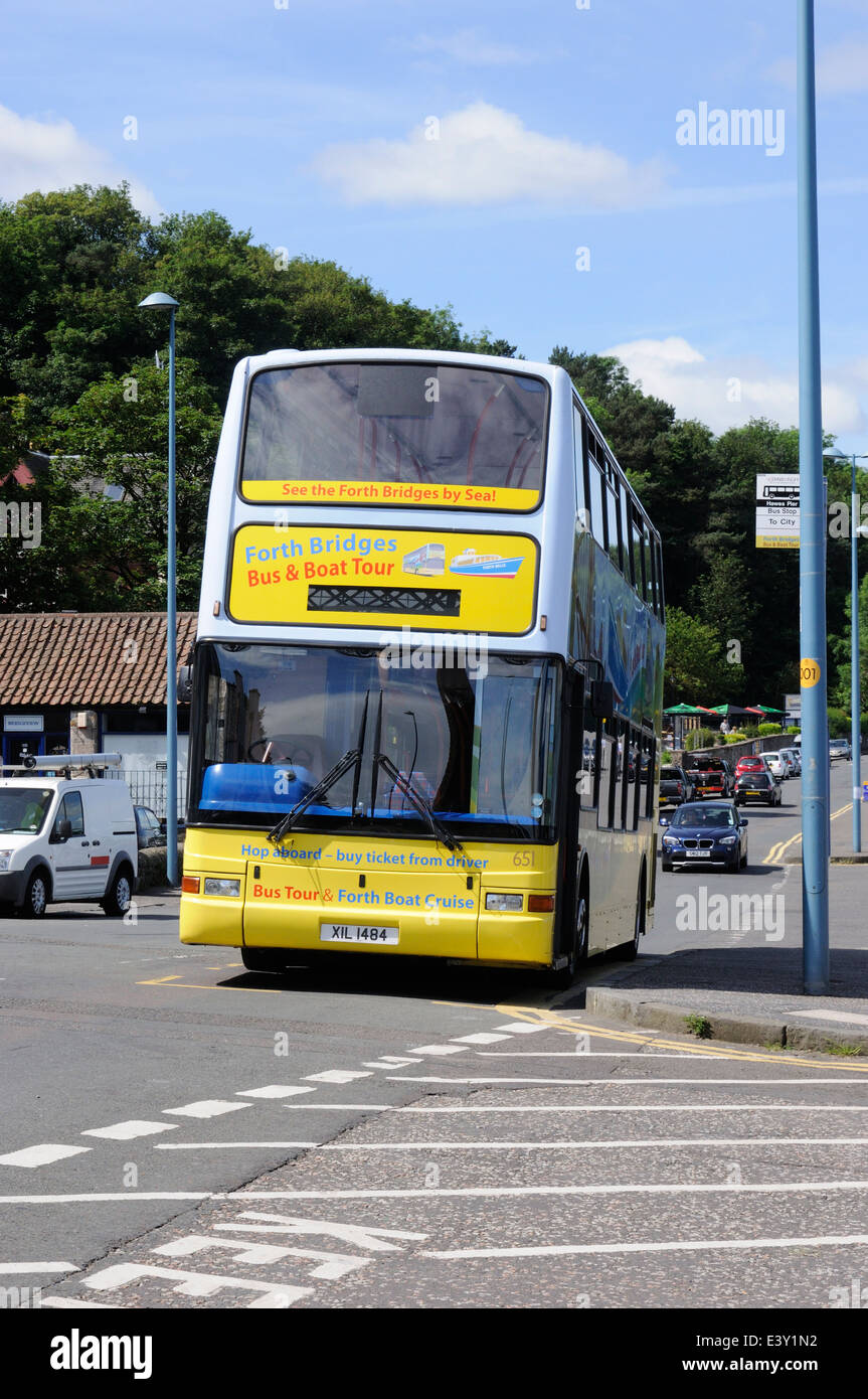 The sky and bridges and buses hi-res stock photography and images - Alamy
