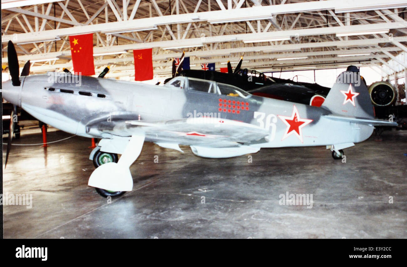 Yak 9u hi-res stock photography and images - Alamy