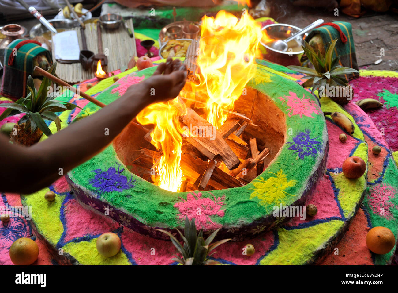 Dhaka, Bangladesh. 29th June, 2014. The people celebrate the Fire ...