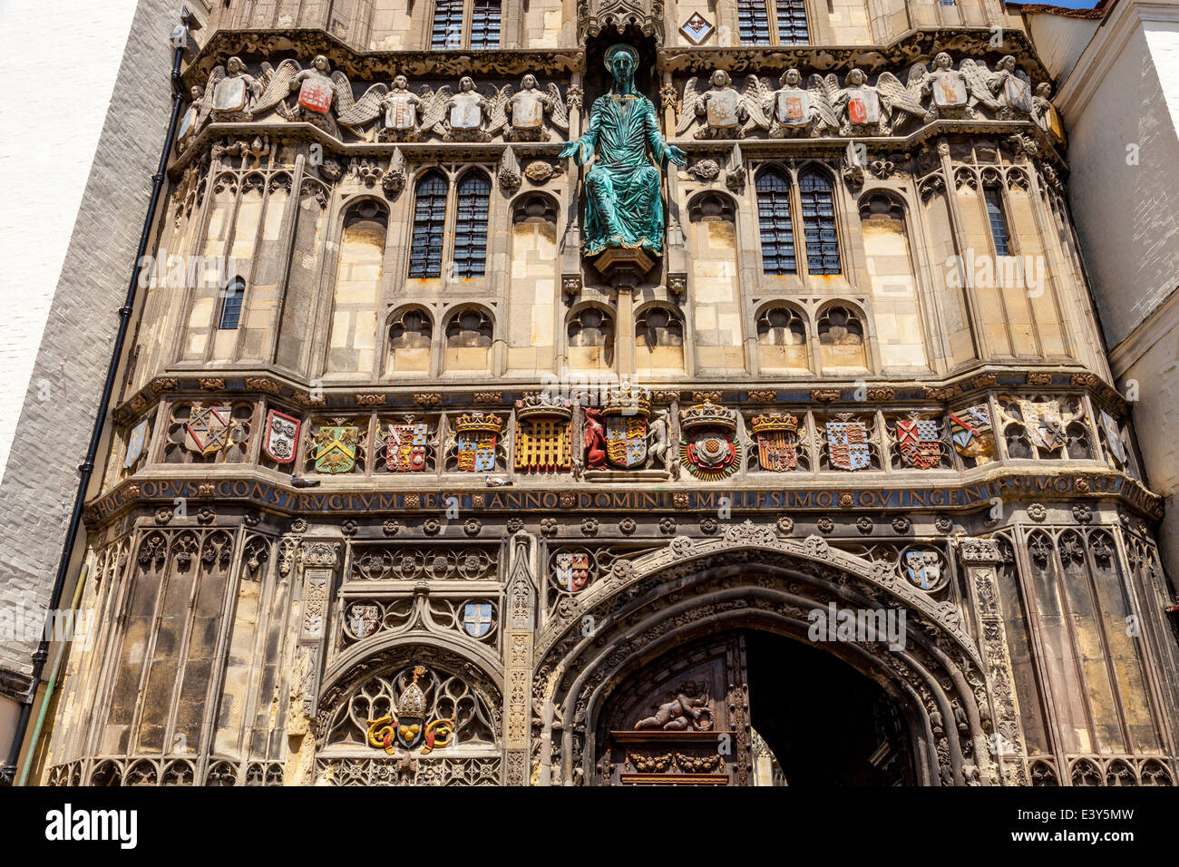 Canterbury cathedral exterior detail hi-res stock photography and ...