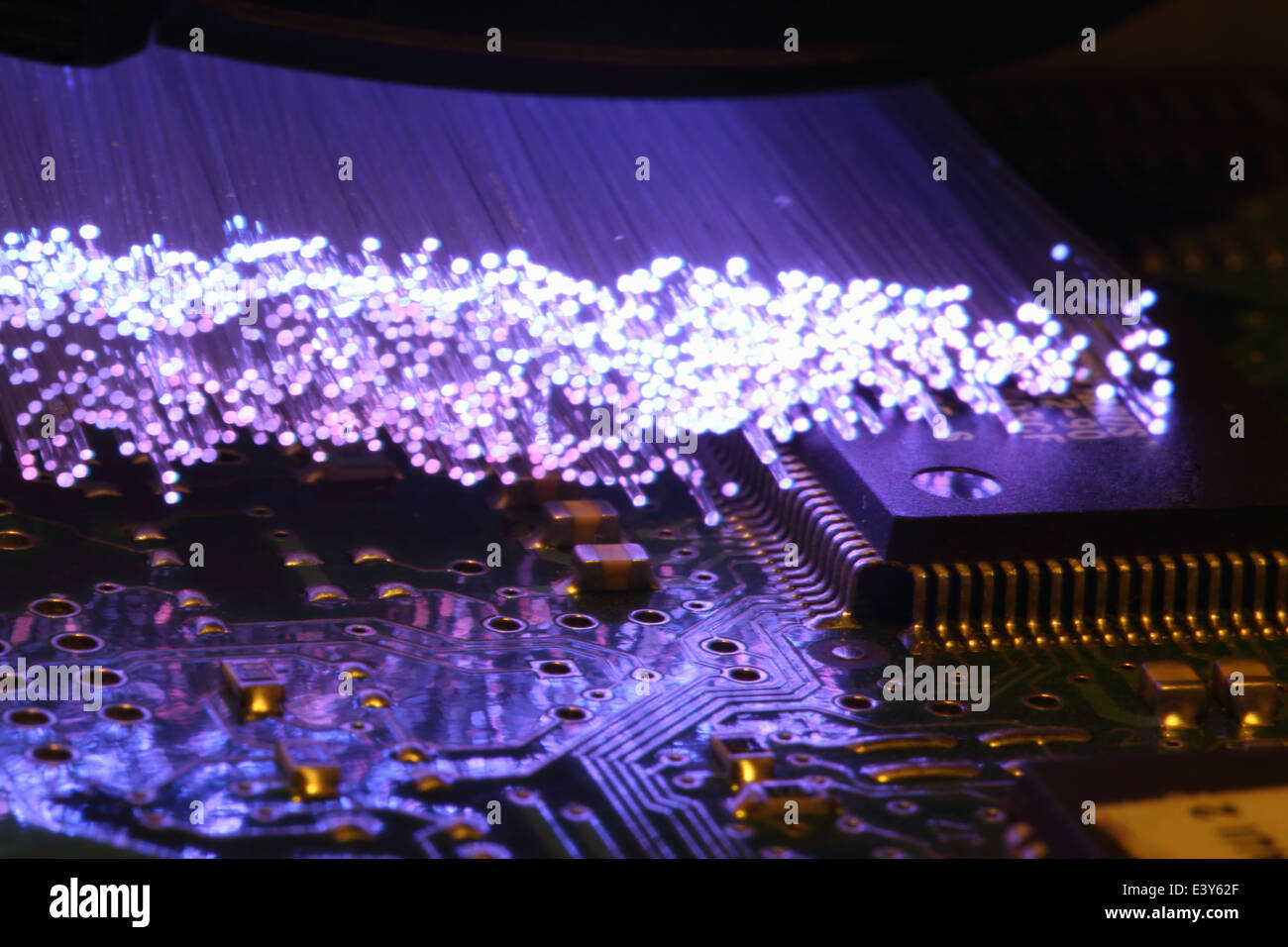 Fiber optic cable circuit hi-res stock photography and images - Alamy