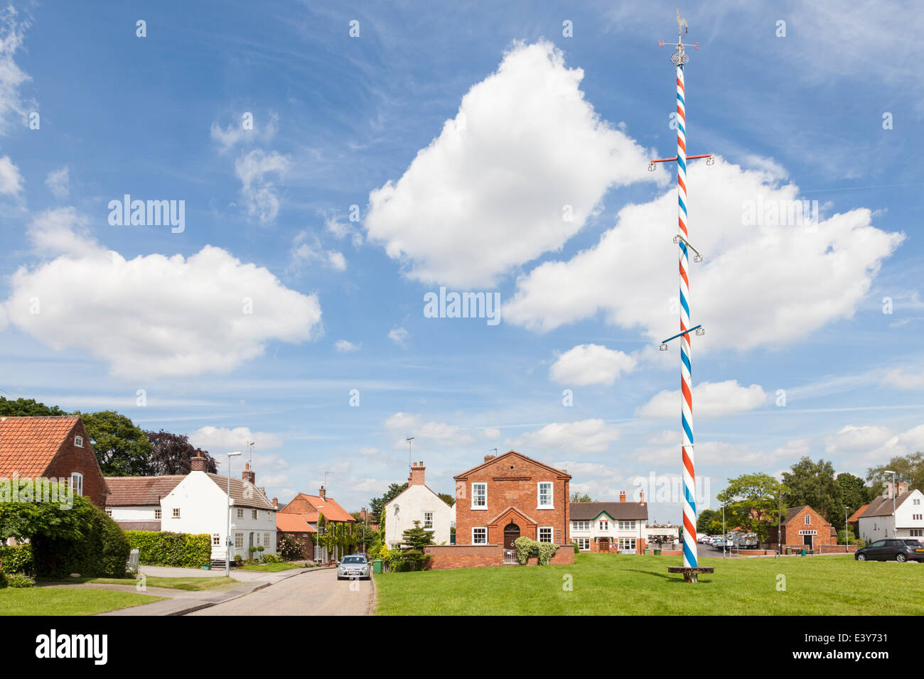Maypole hi-res stock photography and images - Alamy