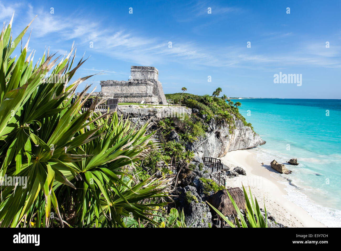 Tulum pyramid hi-res stock photography and images - Alamy