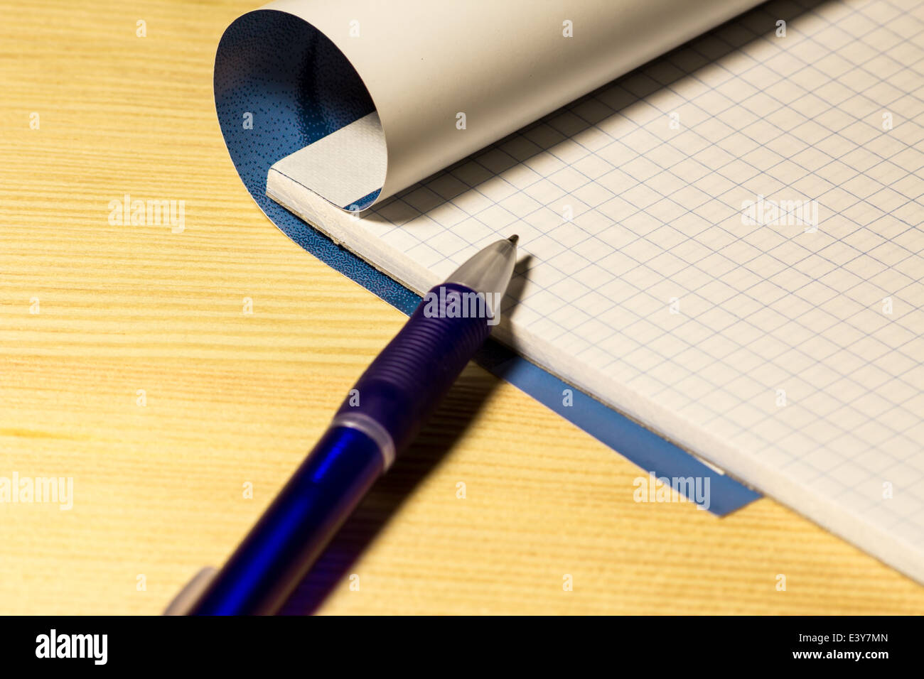 an empty block notes ready to fill up Stock Photo - Alamy