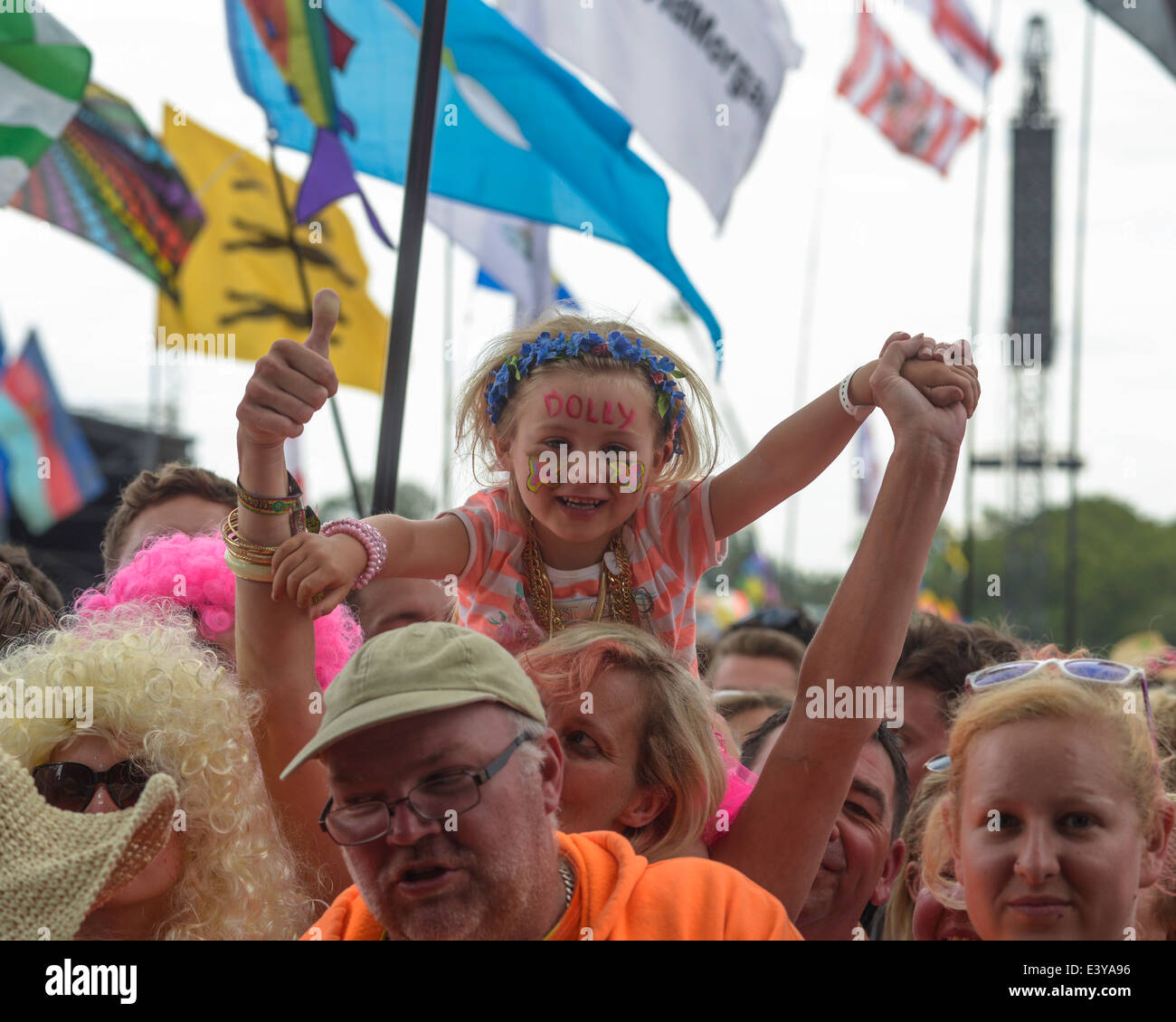 Glastonbury festival girls uk hi-res stock photography and images - Alamy