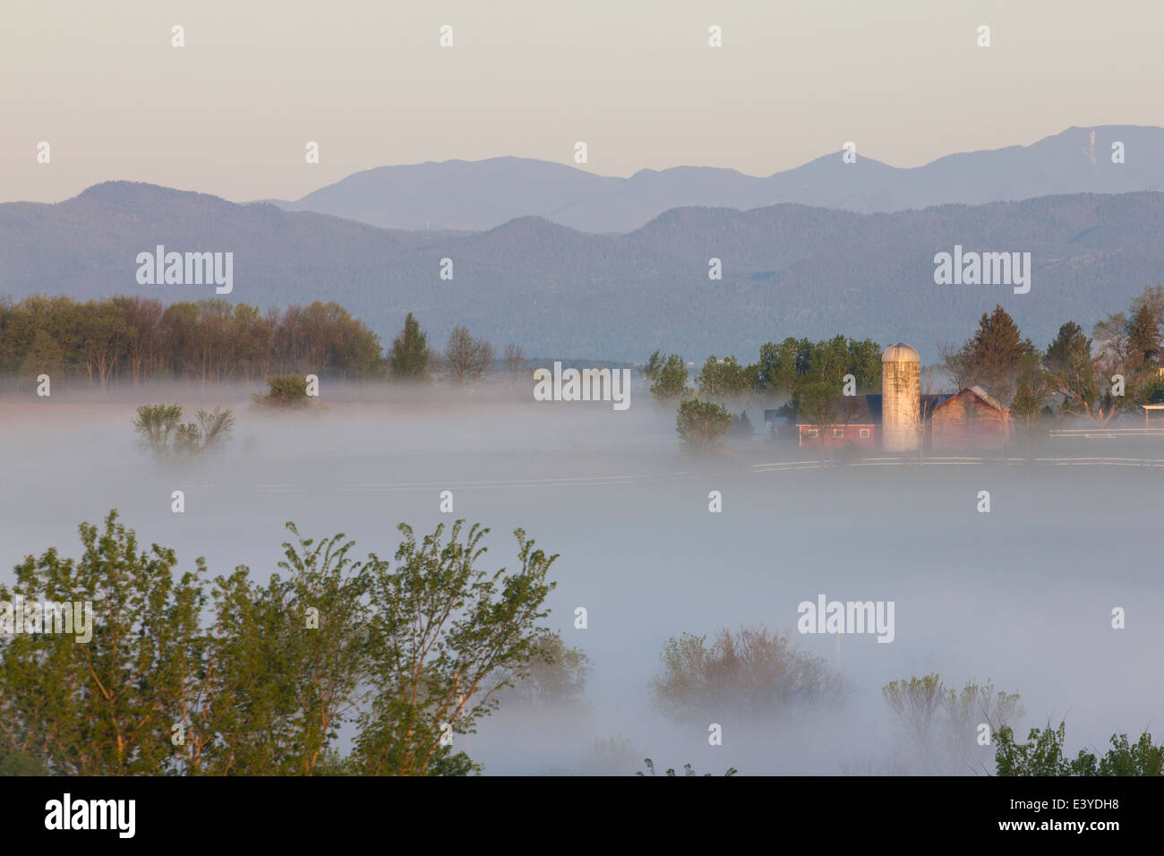 Spring in vermont hi-res stock photography and images - Alamy