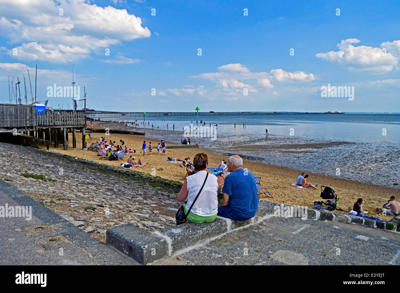 Southend on sea beach hi-res stock photography and images - Alamy