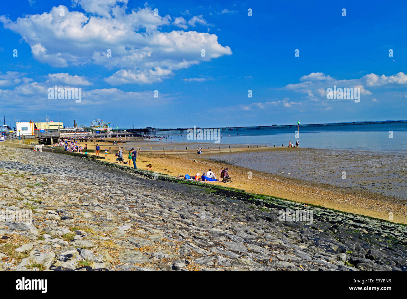 Southend beachfront hi-res stock photography and images - Alamy